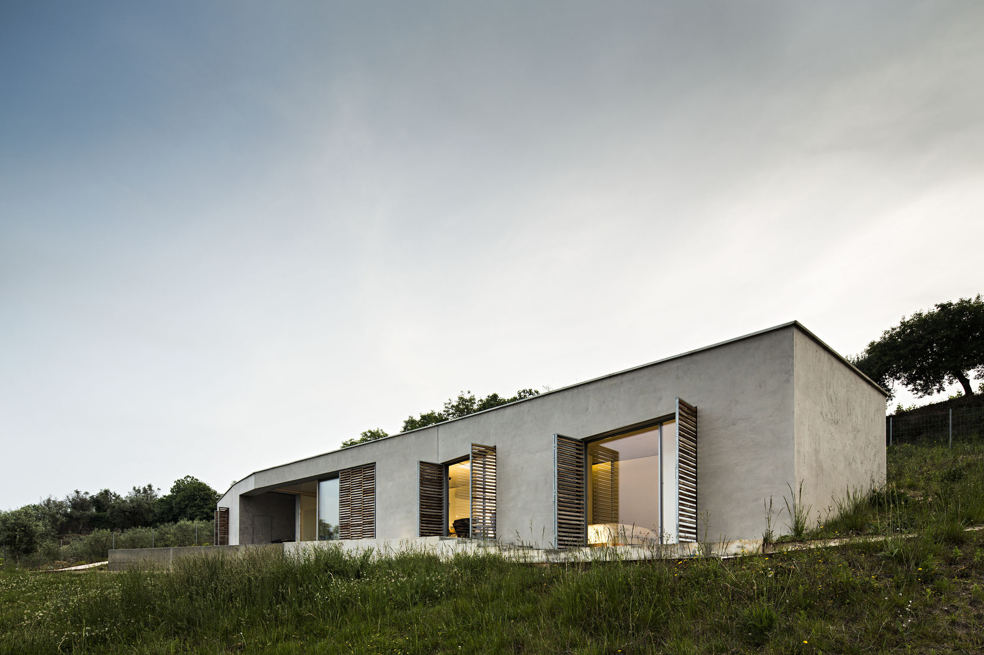 Gallery of House in Gateira / Camarim Arquitectos - 13
