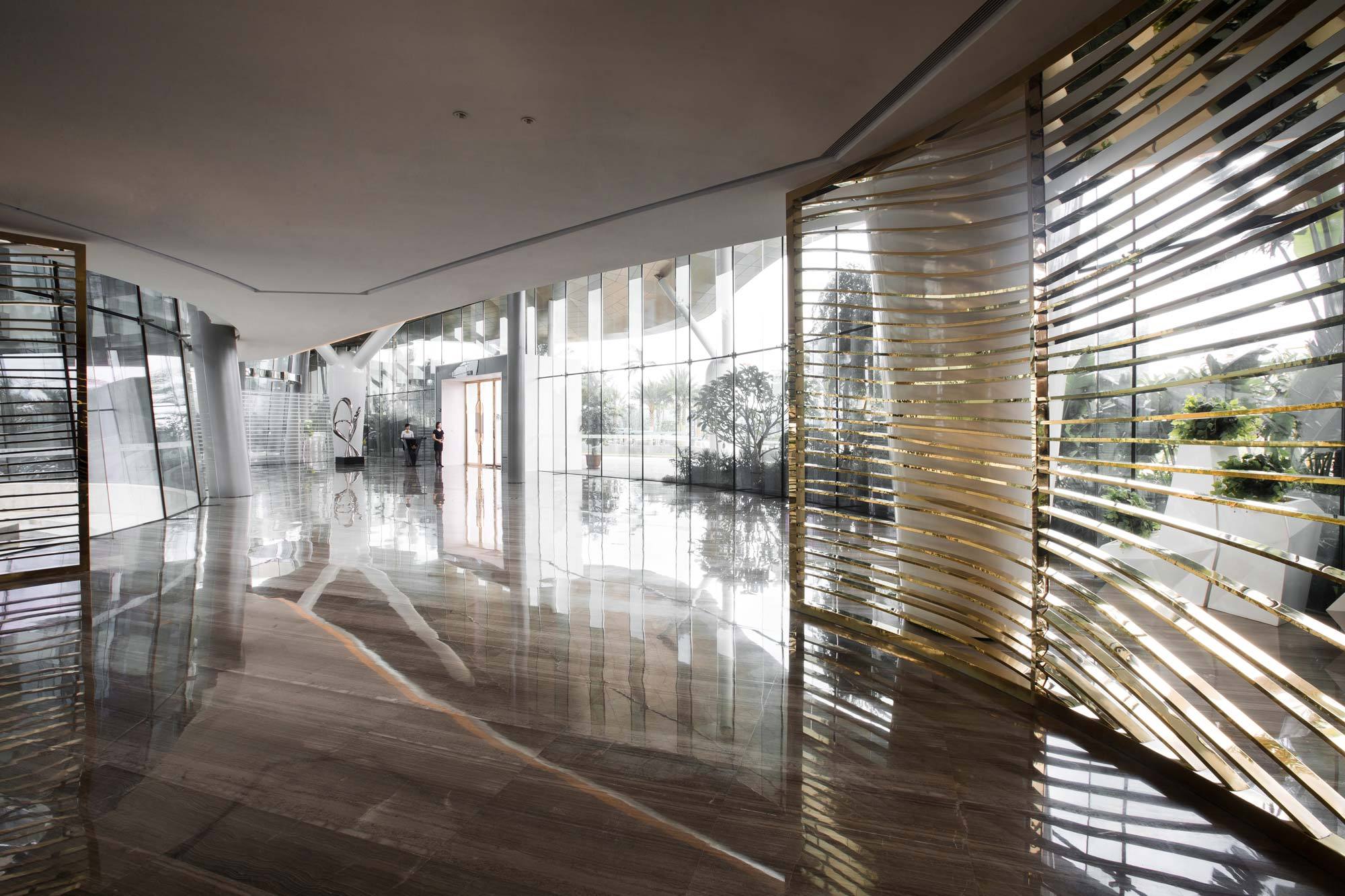 Gallery of Lotus Square Art Center / Raynon Chui Design - 16