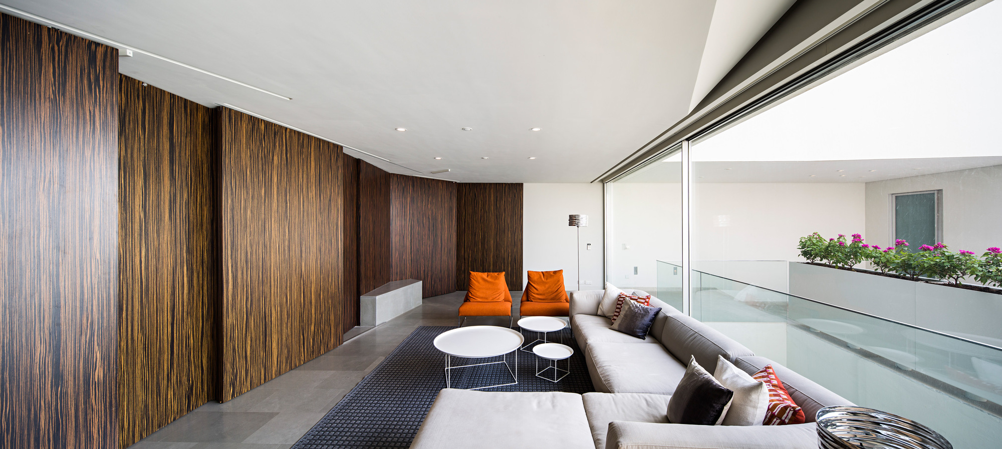 Gallery of Wall House / AGi Architects - 10