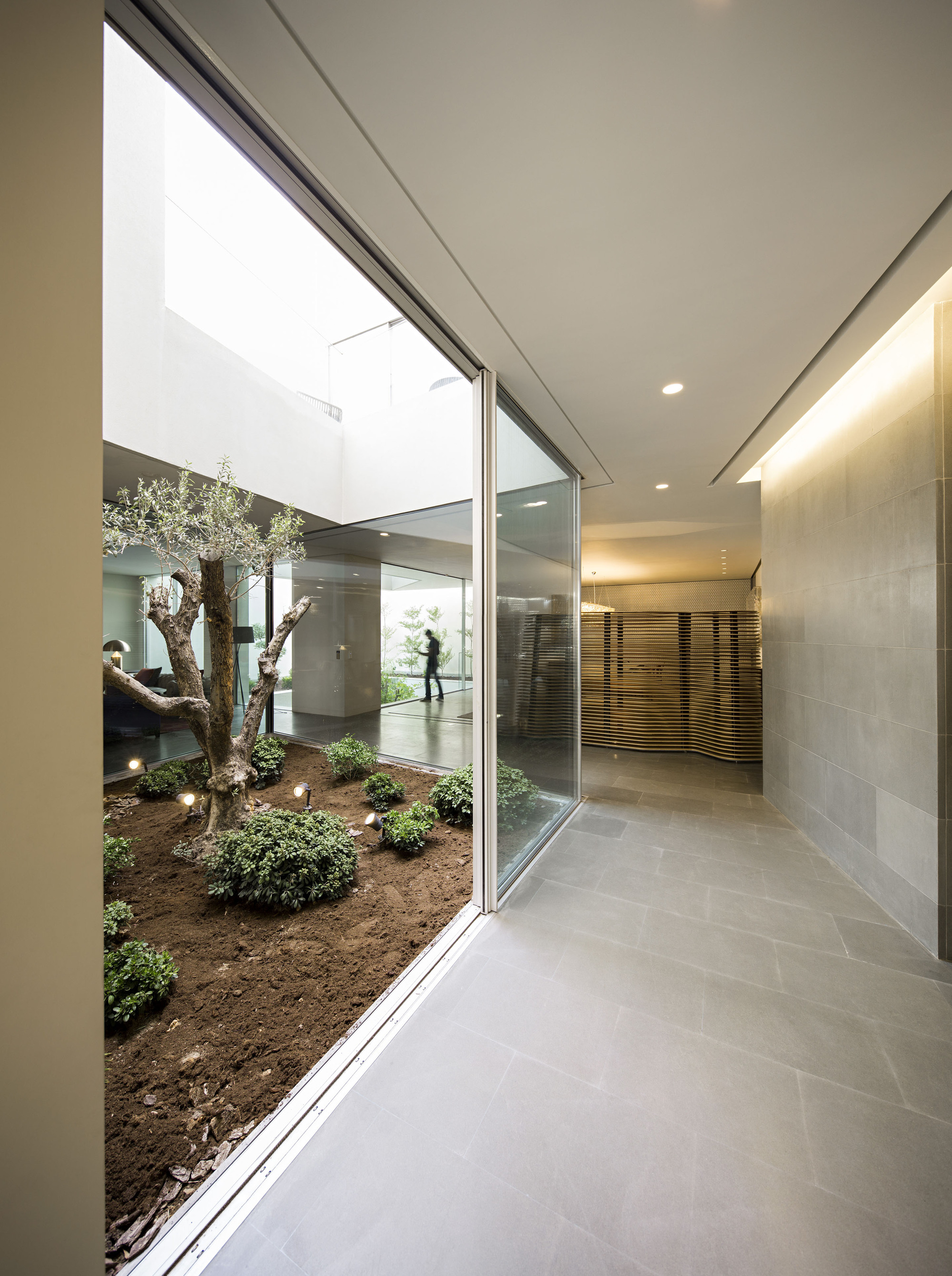 Galería de Wall House / AGi architects - 14