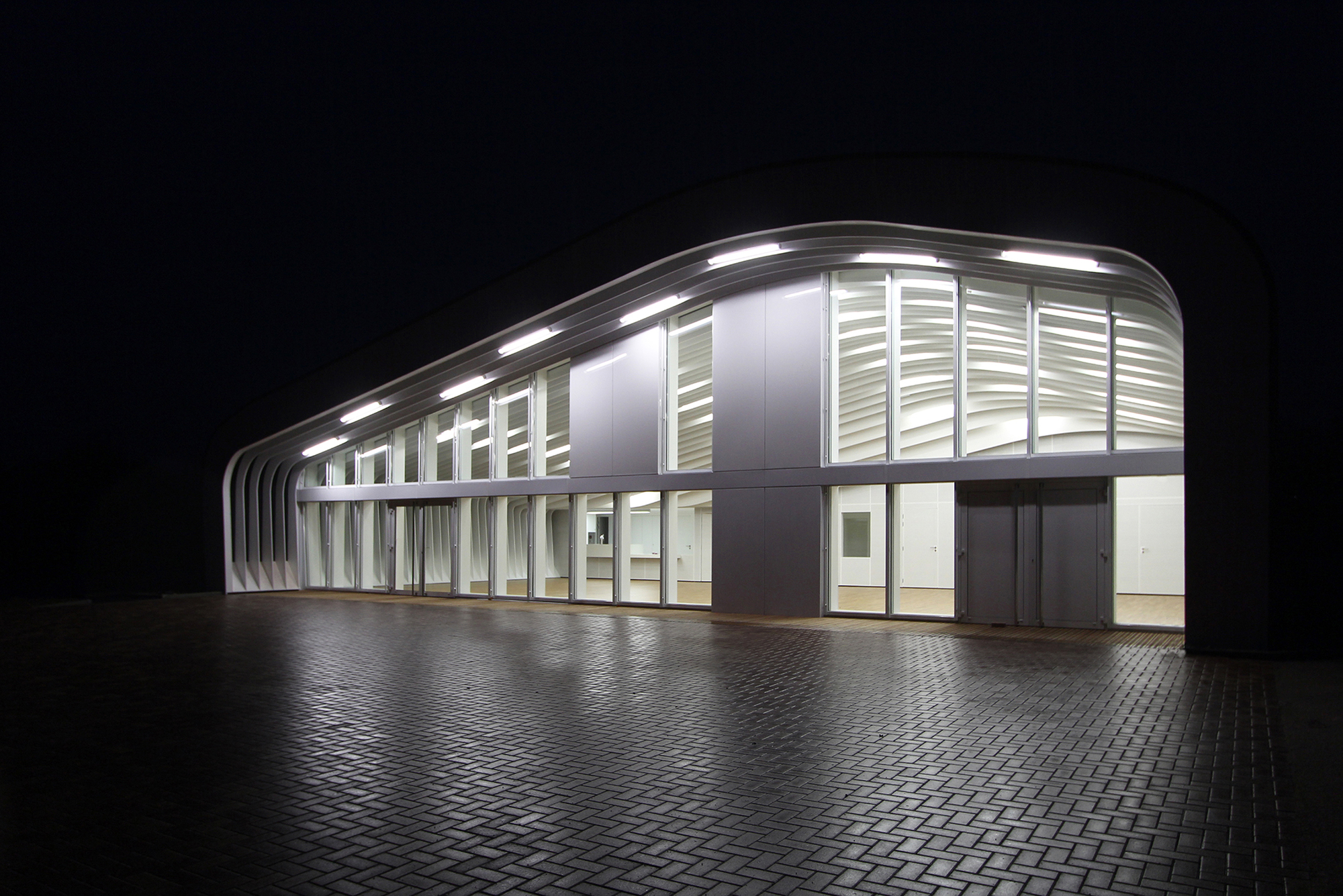 Gallery of Multifunctional Hall in France / rhb architectes - 4