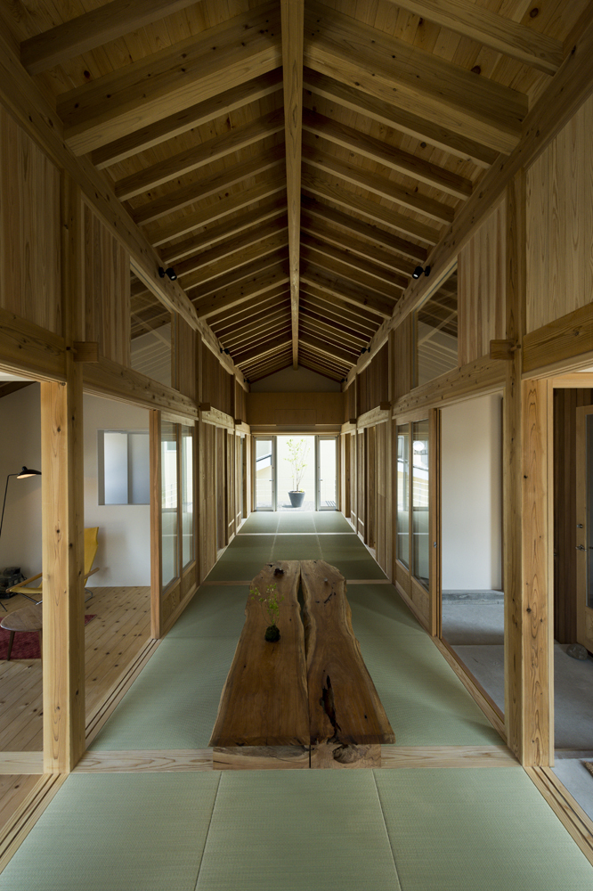 Gallery of Inari House / TOKMOTO architectures room - 2