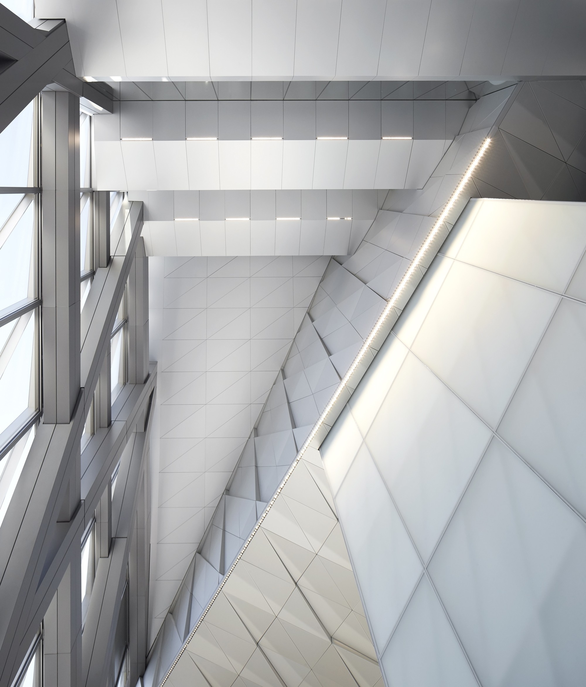 Gallery of JTI Headquarters / SOM - 17