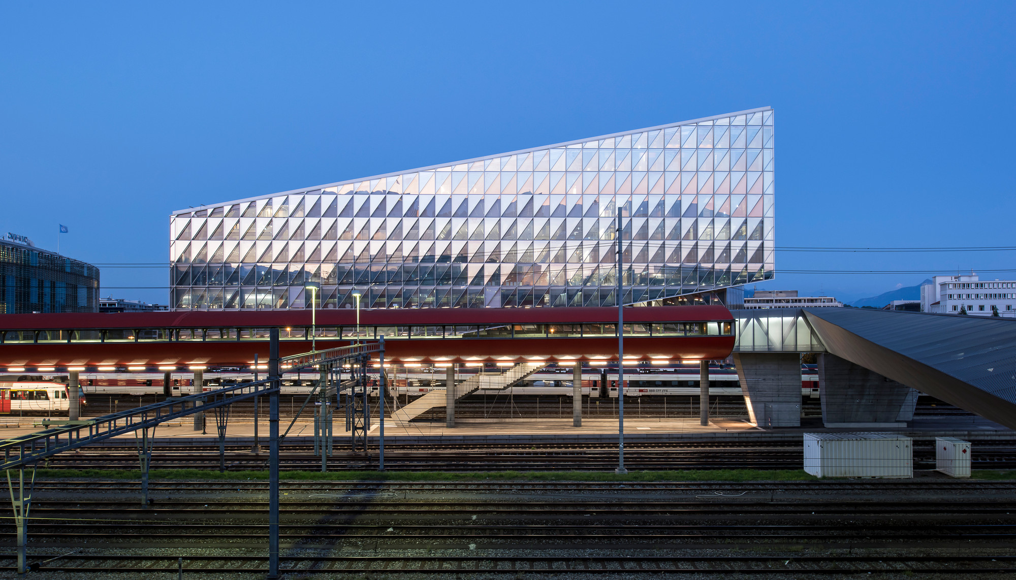 Gallery of JTI Headquarters / SOM - 11