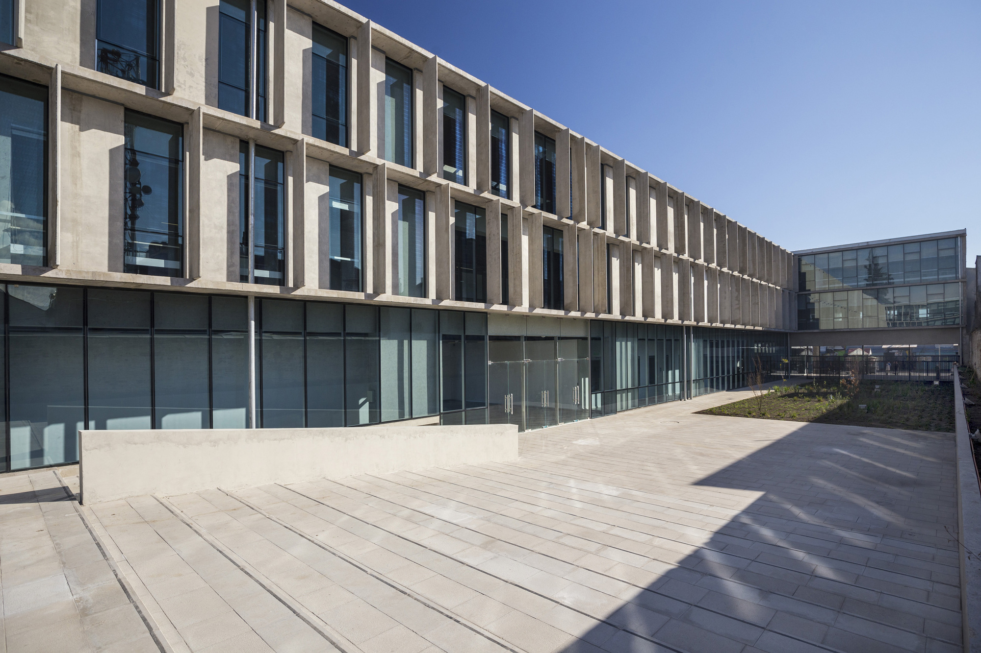 Galería de Edificio institucional del Ministerio chileno de Vivienda y ...