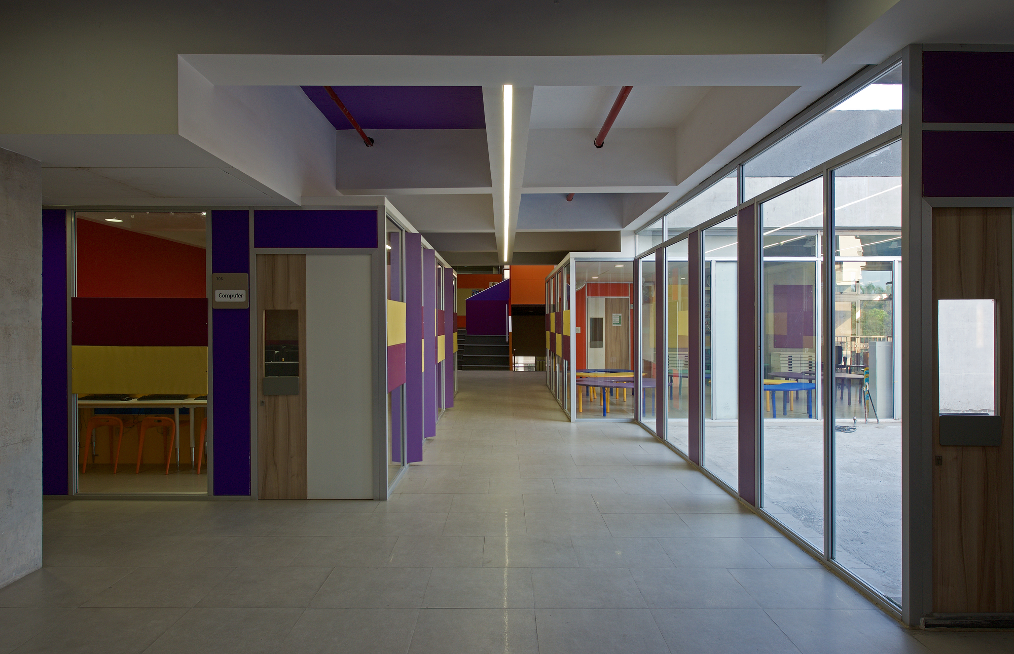 Galería de Academia Green Acres / Tushar Desai Assosiates - 18