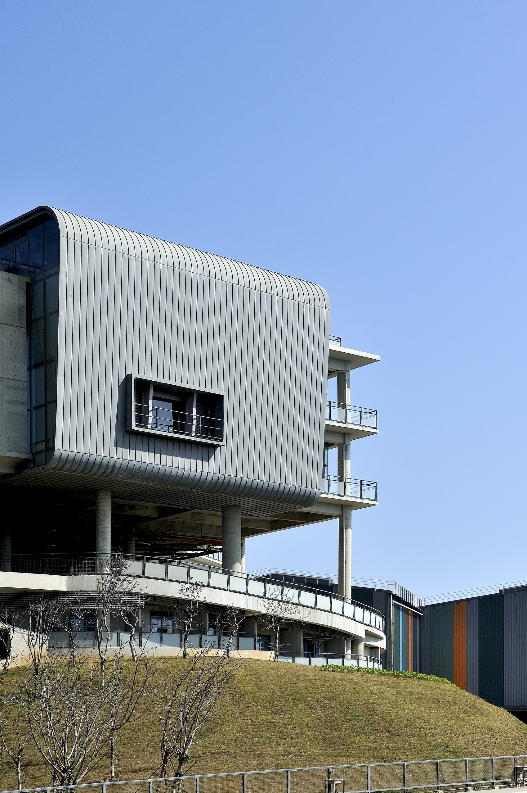 Gallery of Tung Ho Steel Enterprise Corp. Administration Building / Che ...