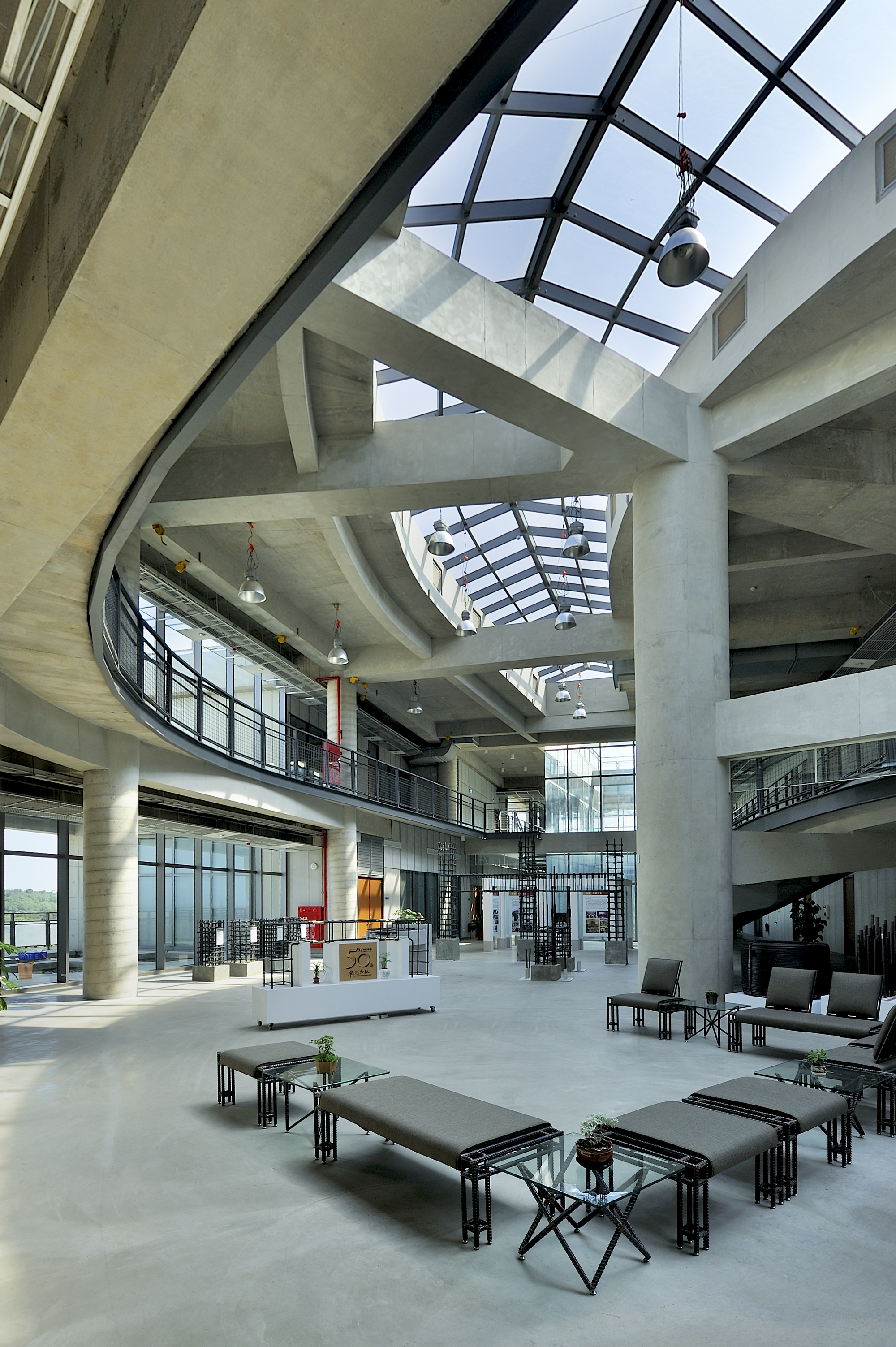 Gallery of Tung Ho Steel Enterprise Corp. Administration Building / Che ...