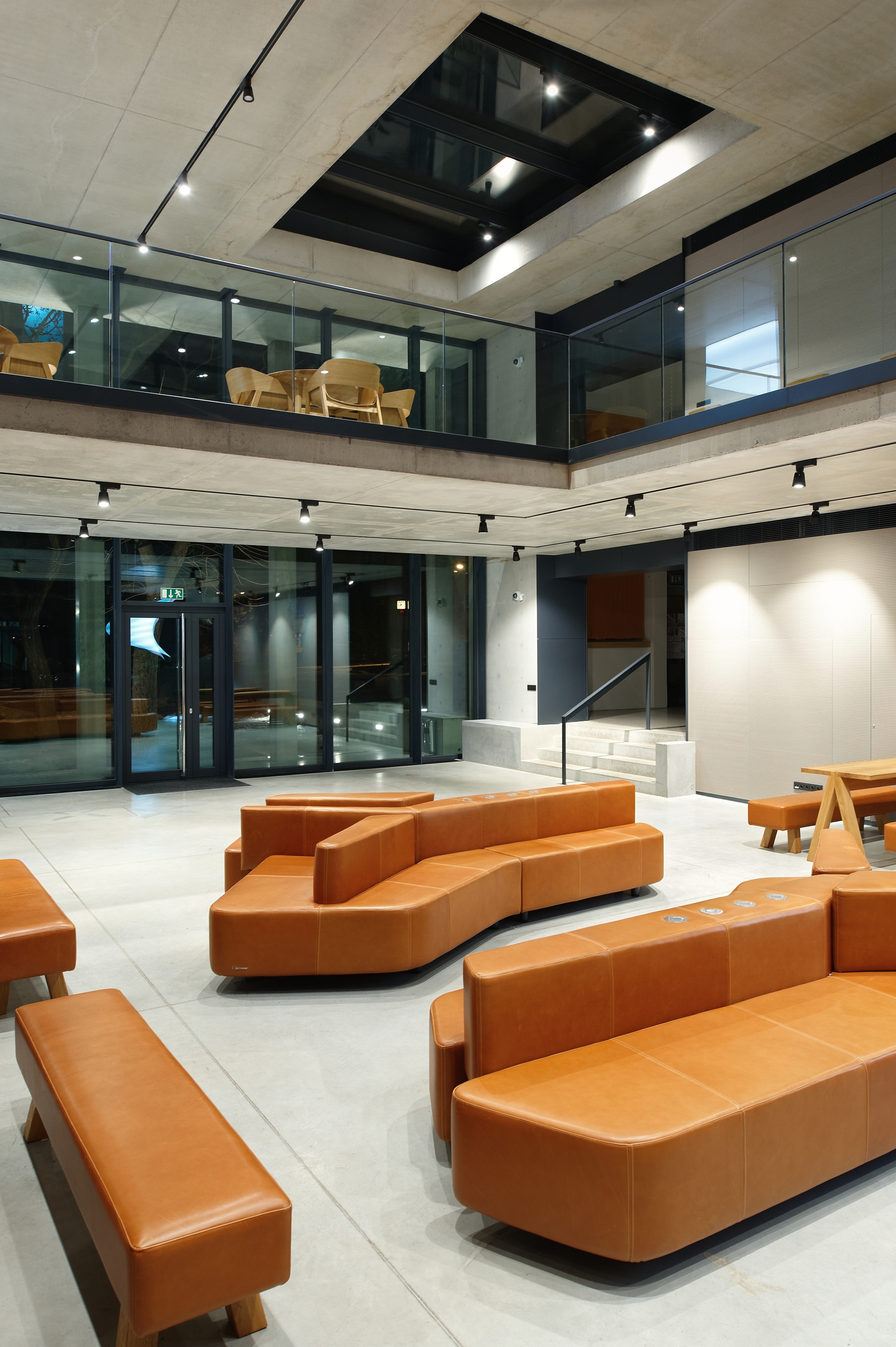 Gallery of Business School Atrium Extension / IO Studio - 15