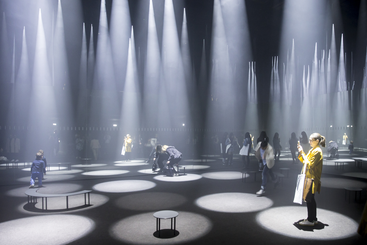 Gallery of Sou Fujimoto Installs a "Forest of Light" for COS at 2016 ...