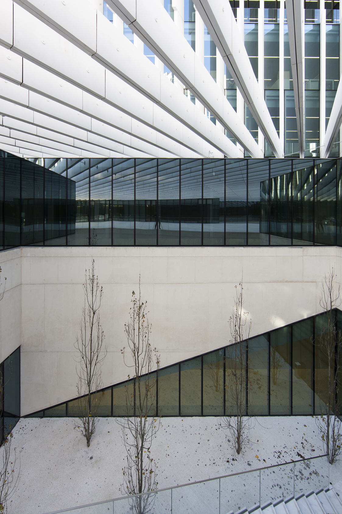 Gallery of EDP Headquarters / Aires Mateus - 2