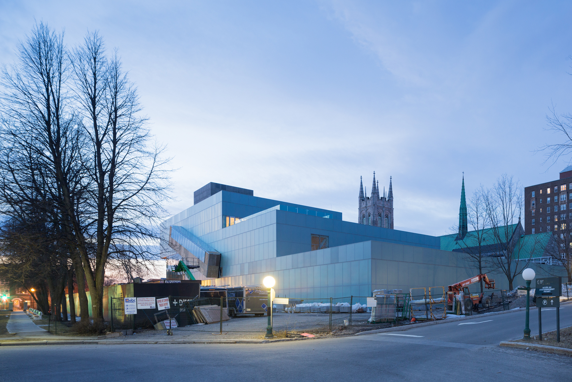 Gallery of OMA's Pierre Lassonde Pavilion of the Musée National des ...