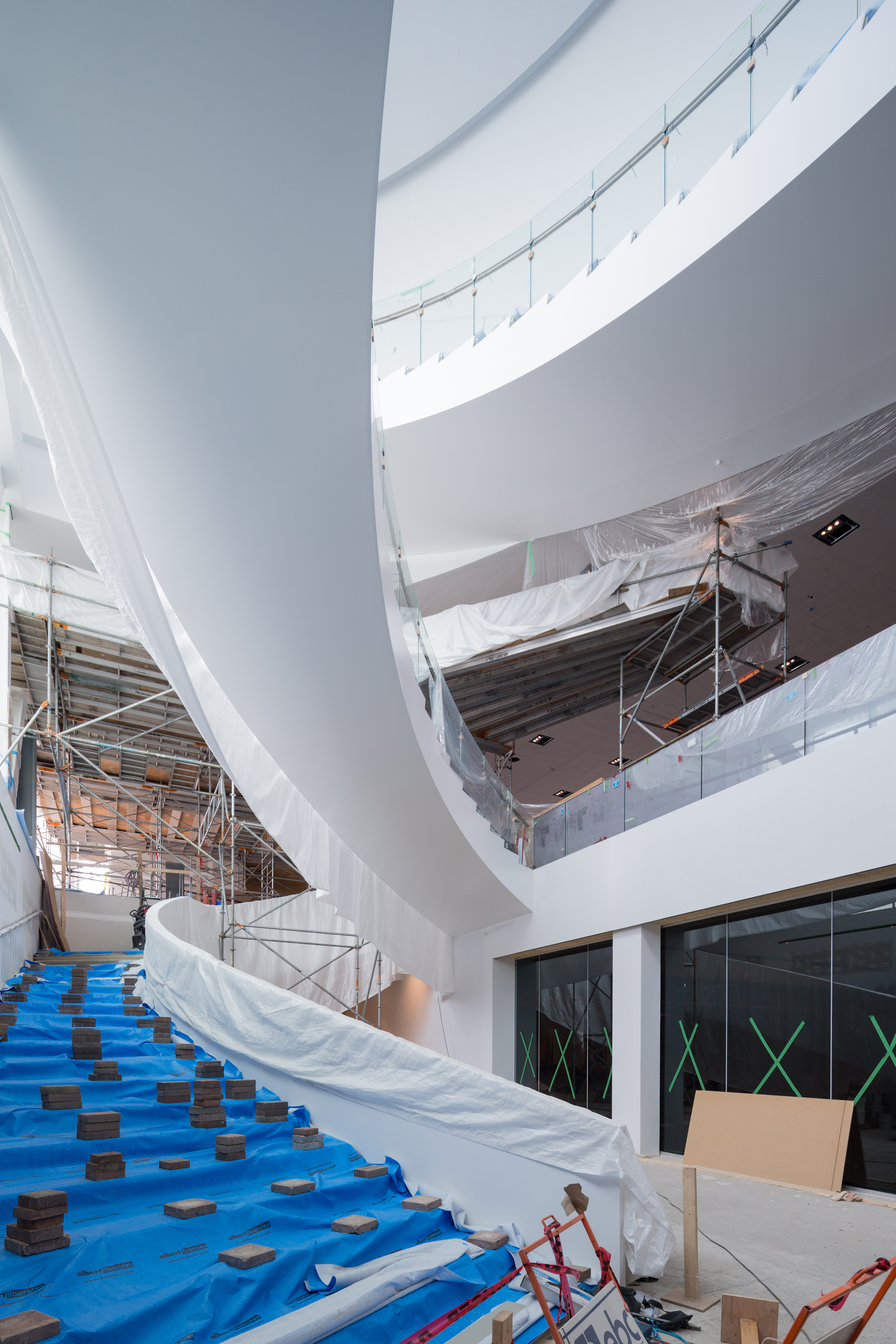 Gallery of OMA's Pierre Lassonde Pavilion of the Musée National des ...