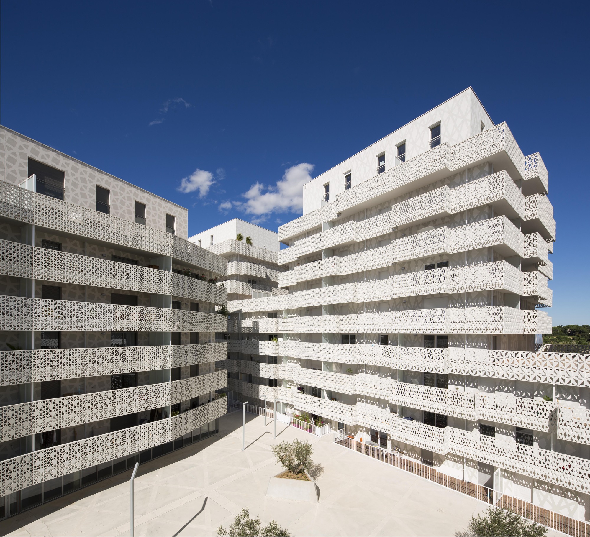 Gallery of La Mantilla / Jacques Ferrier architecture - 17