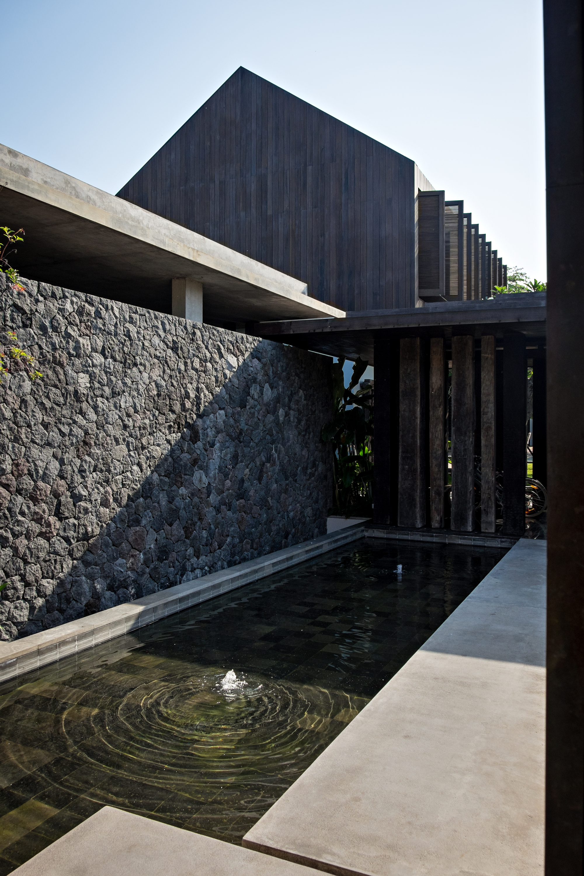Gallery of DRA House in Bali / D-Associates - 6