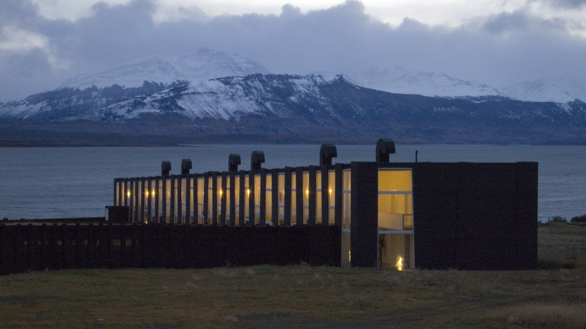 Gallery of Remota Hotel in Patagonia / Germán del Sol - 10