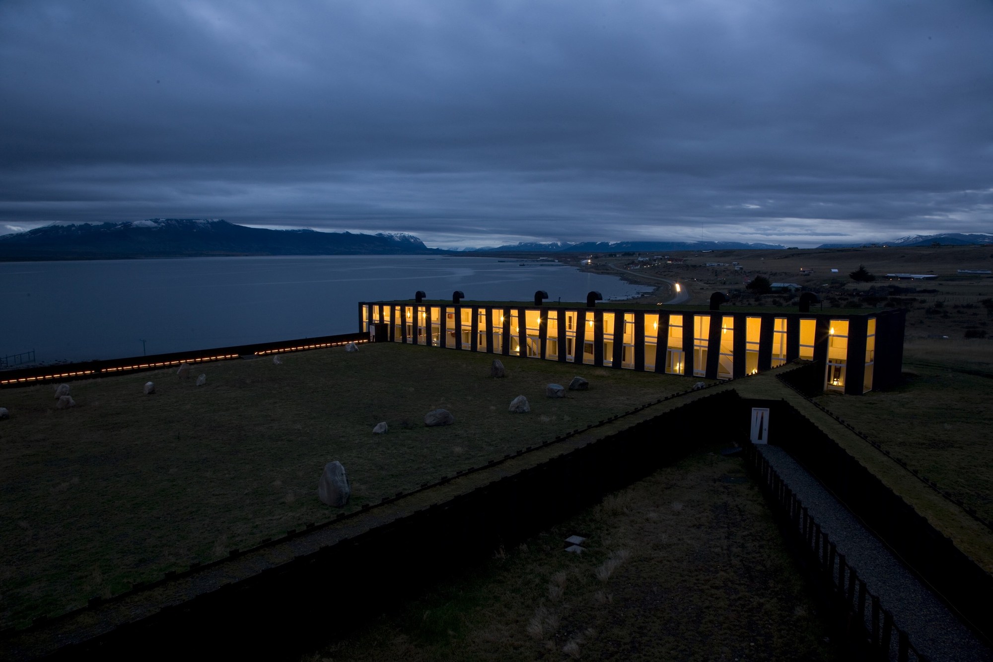 Gallery of Remota Hotel in Patagonia / Germán del Sol - 32