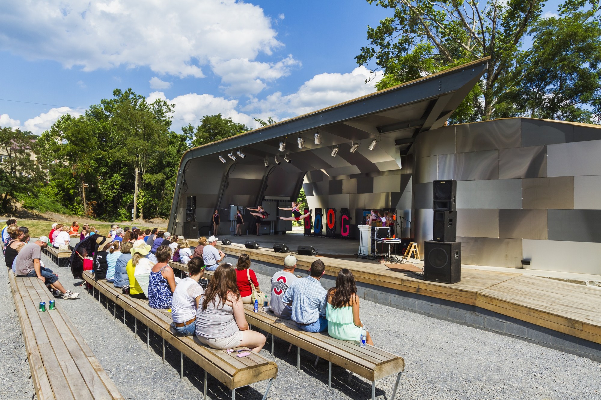 Gallery of Masonic Amphitheatre Project / design/buildLAB - 16