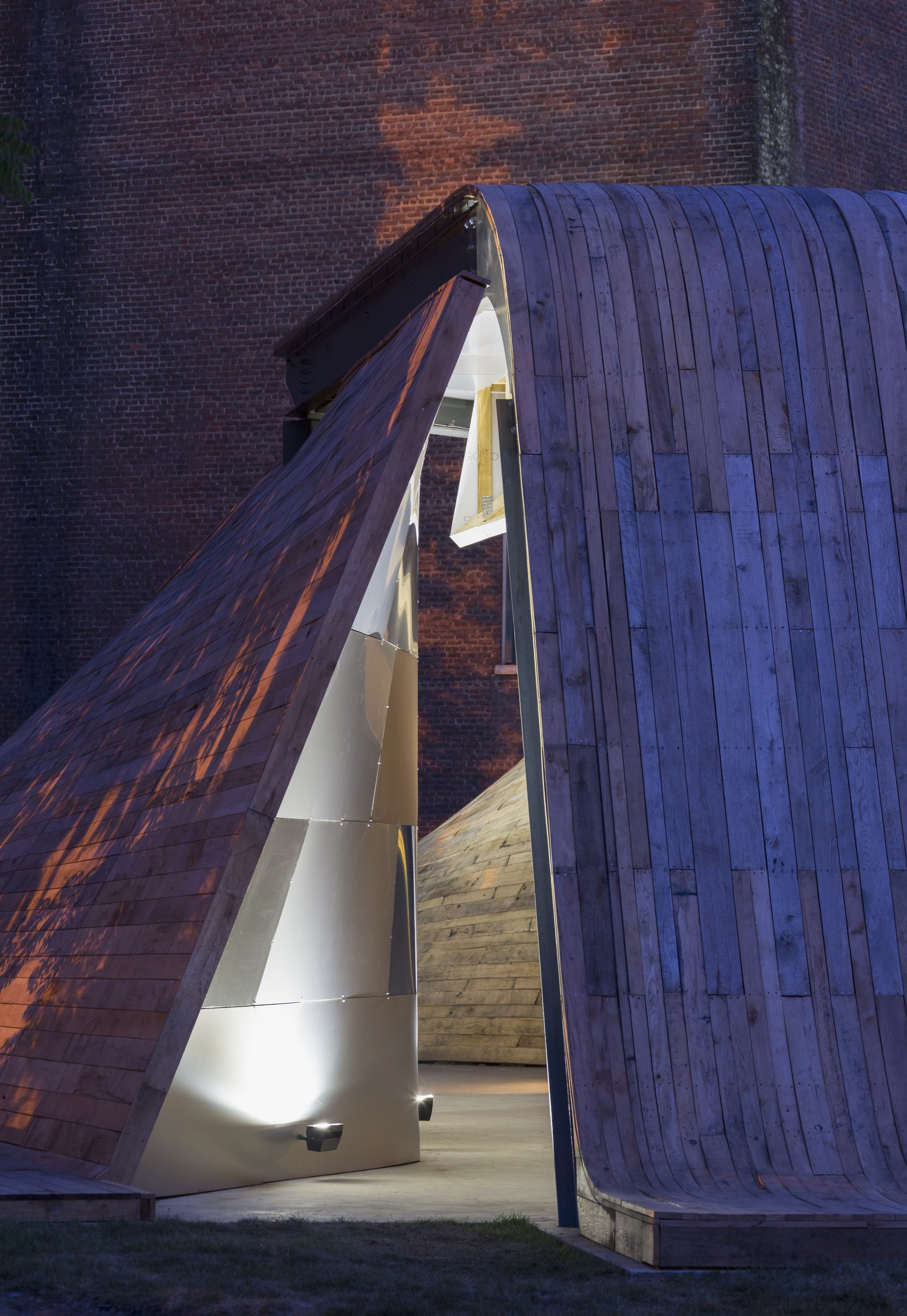 Gallery of Masonic Amphitheatre Project / design/buildLAB - 4