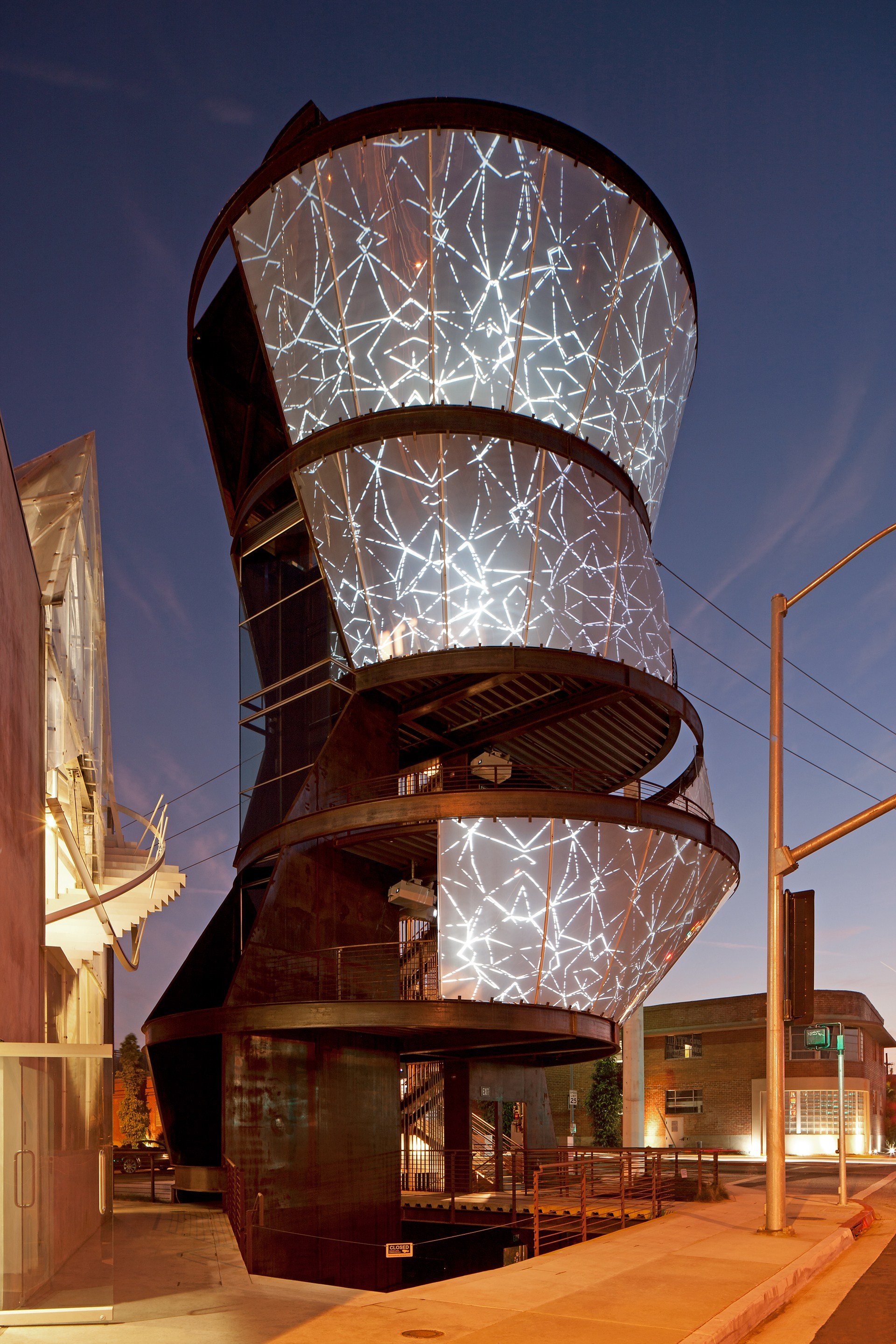 Gallery of Samitaur Tower / Eric Owen Moss Architects - 17