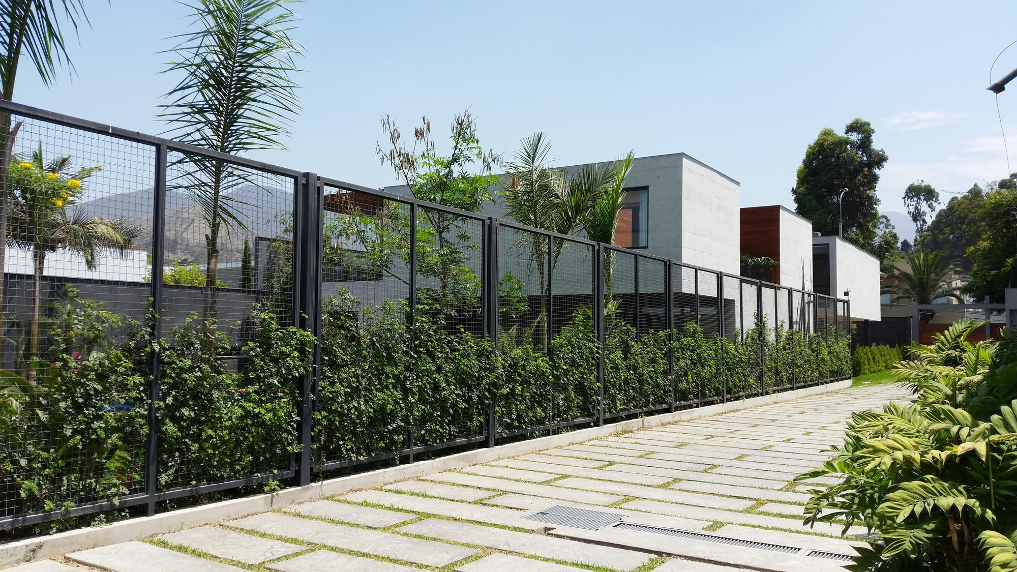 Gallery of Subtracted House / Seinfeld Arquitectos - 7