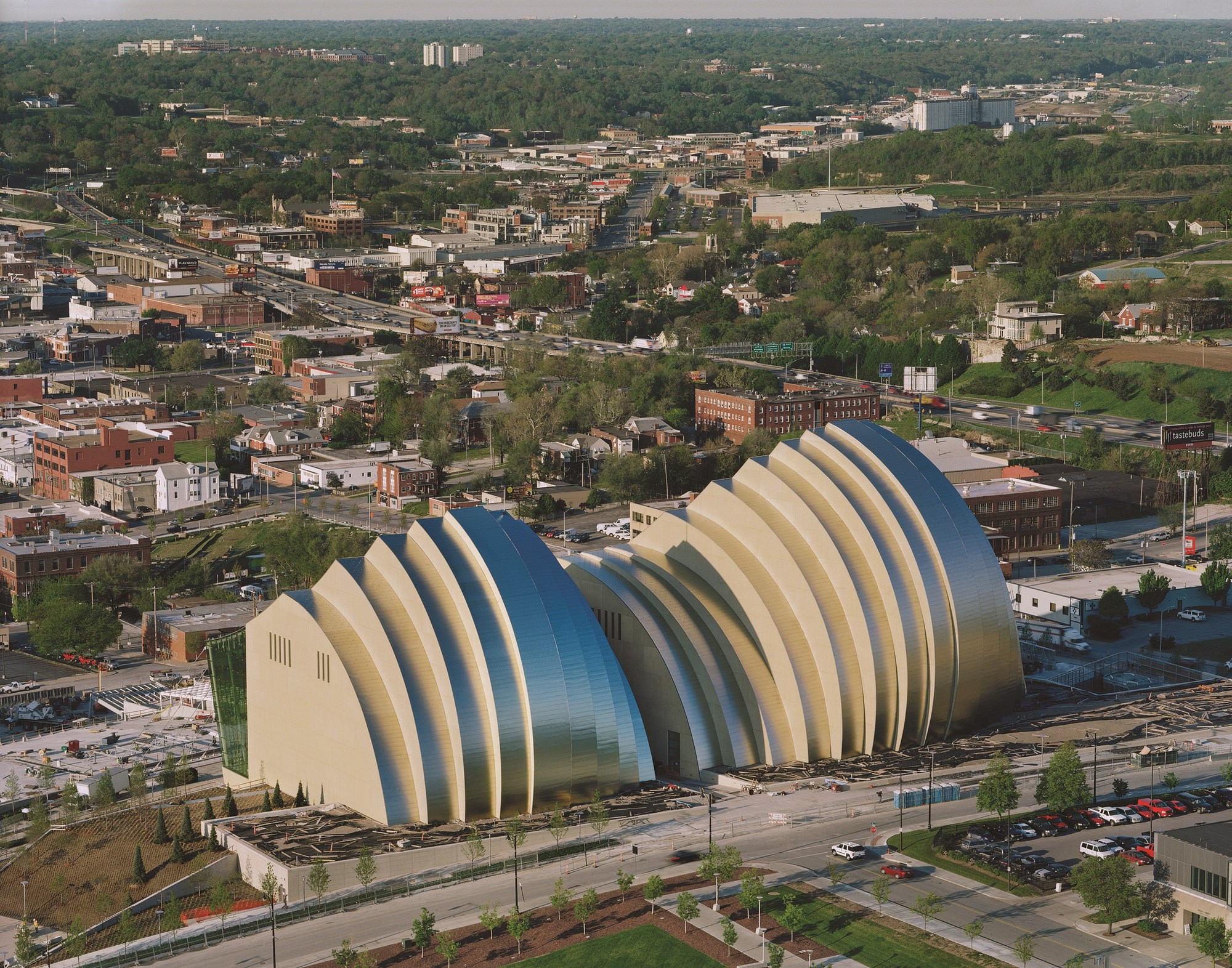 Gallery of Kauffman Center for the Performing Arts / Safdie Architects - 9