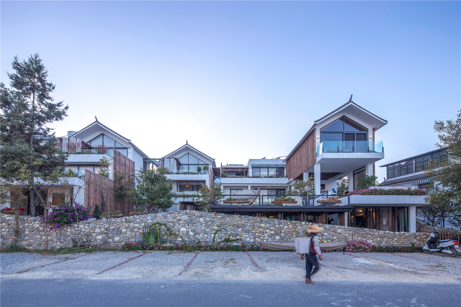 Gallery of Dali Munwood Lakeside Resort Hotel / Init Design Office - 10