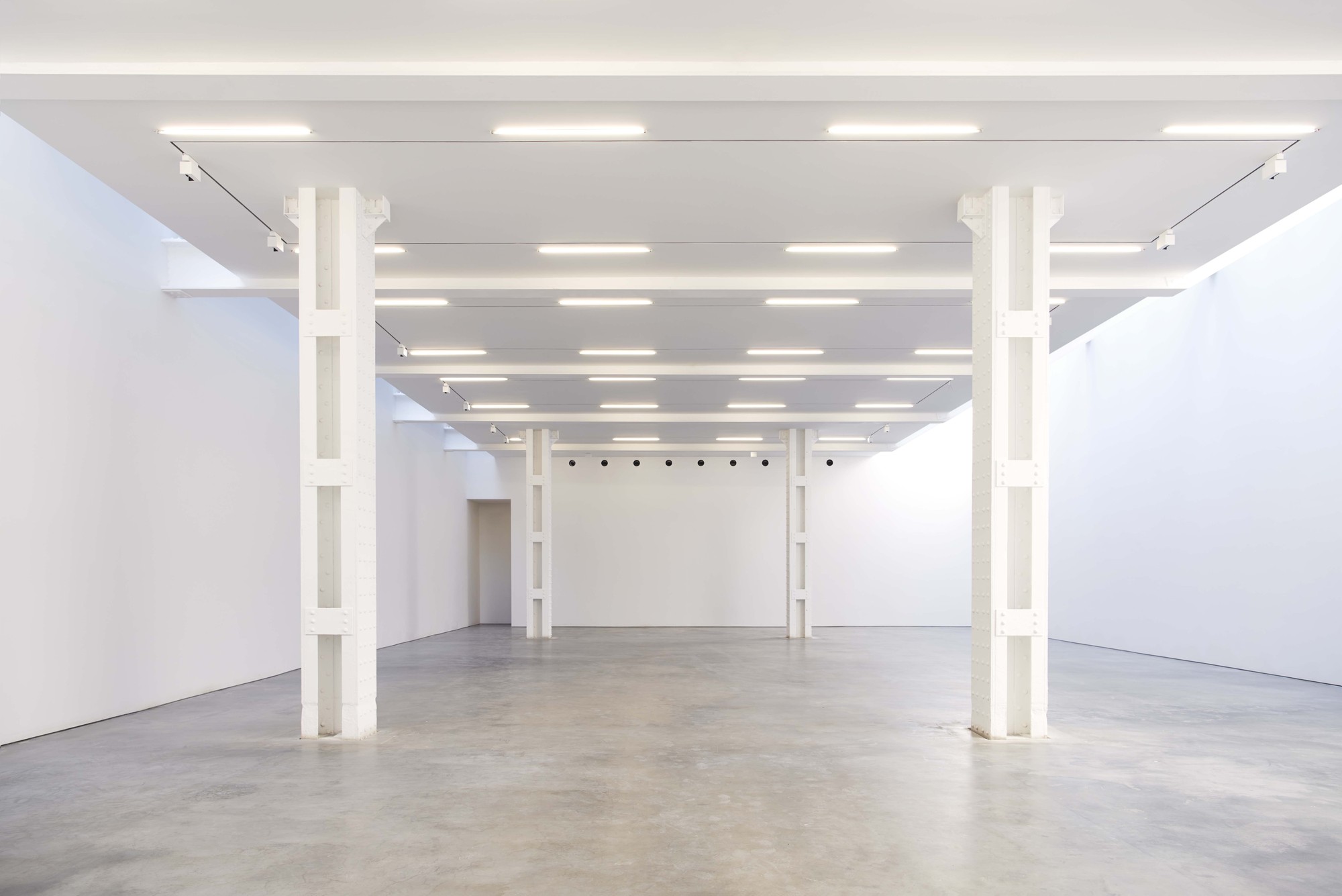 Gallery of Lisson Gallery New York by studioMDA and Studio Christian ...
