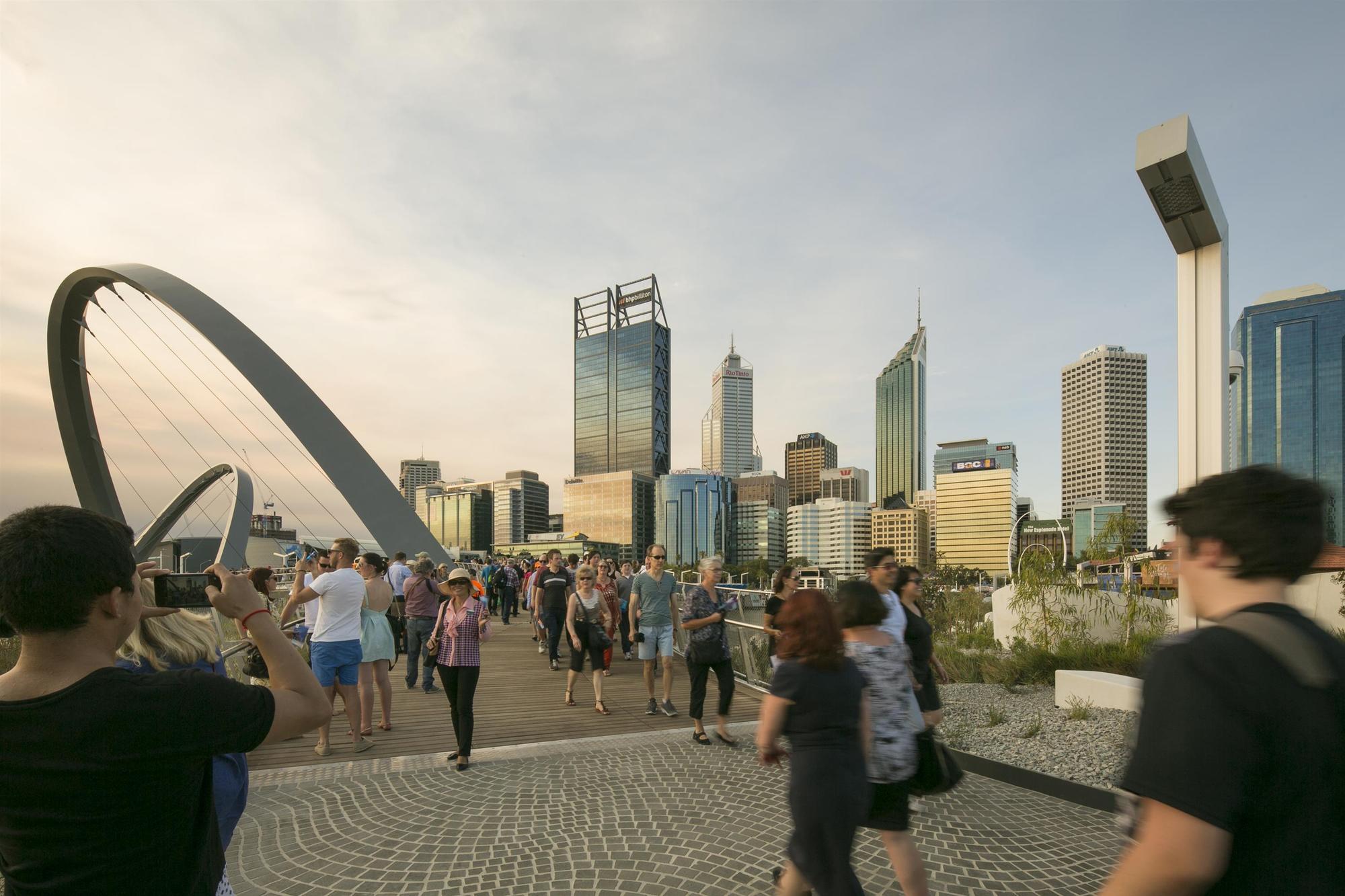 Gallery of Queen Elizabeth Quay Bridge / Arup Associates - 11