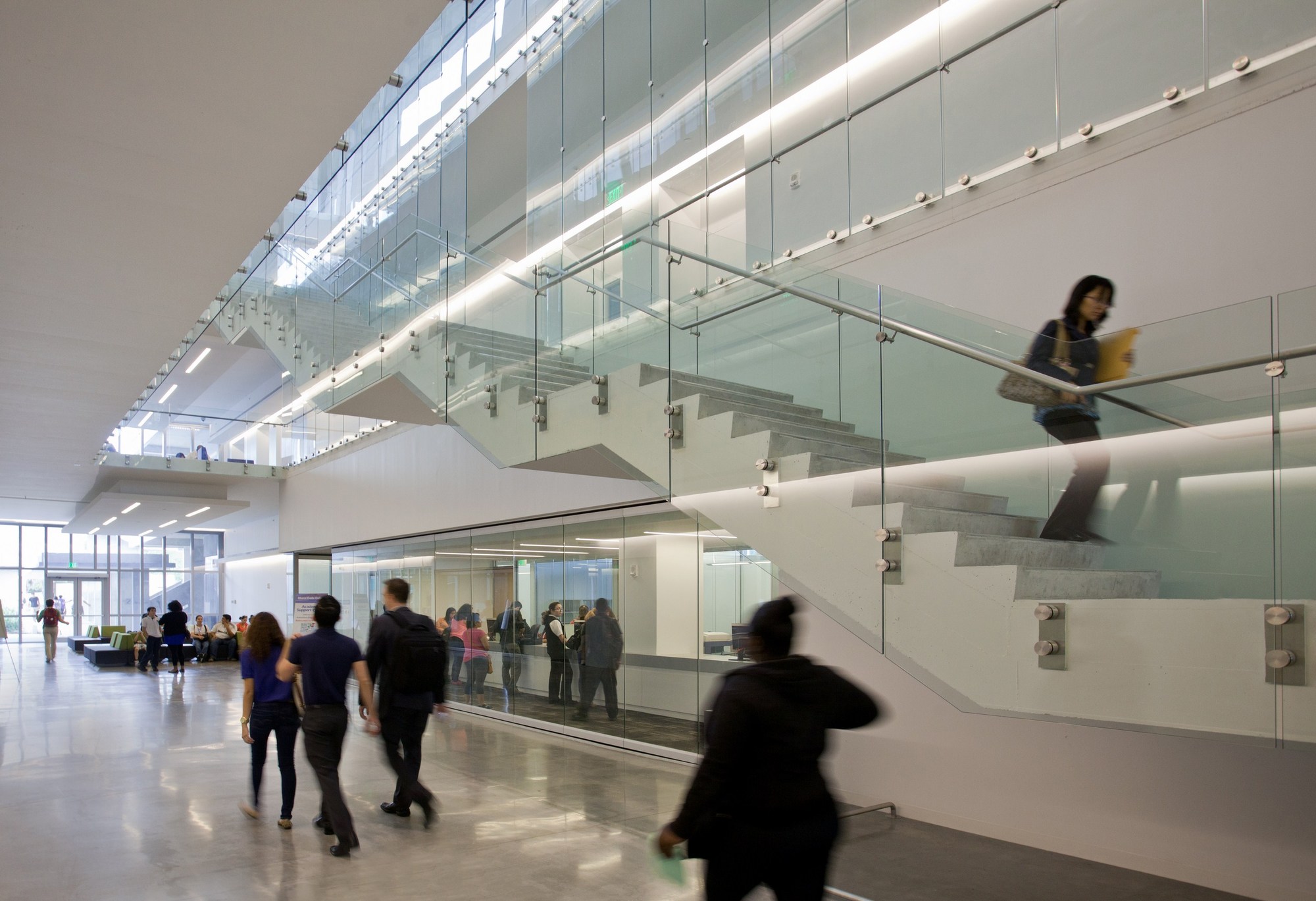 Gallery of Miami Dade College Academic Support Center / Perkins+Will - 14