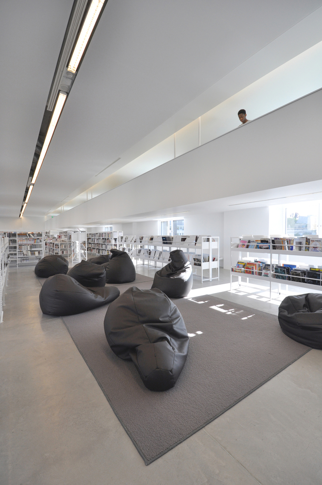 Gallery of Françoise Sagan Multimedia Library / Bigoni Mortemard - 3