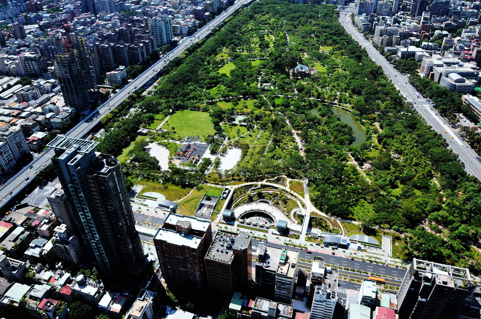 Gallery of Taipei MRT Daan Park Station / Che Fu Chang Architects - 16