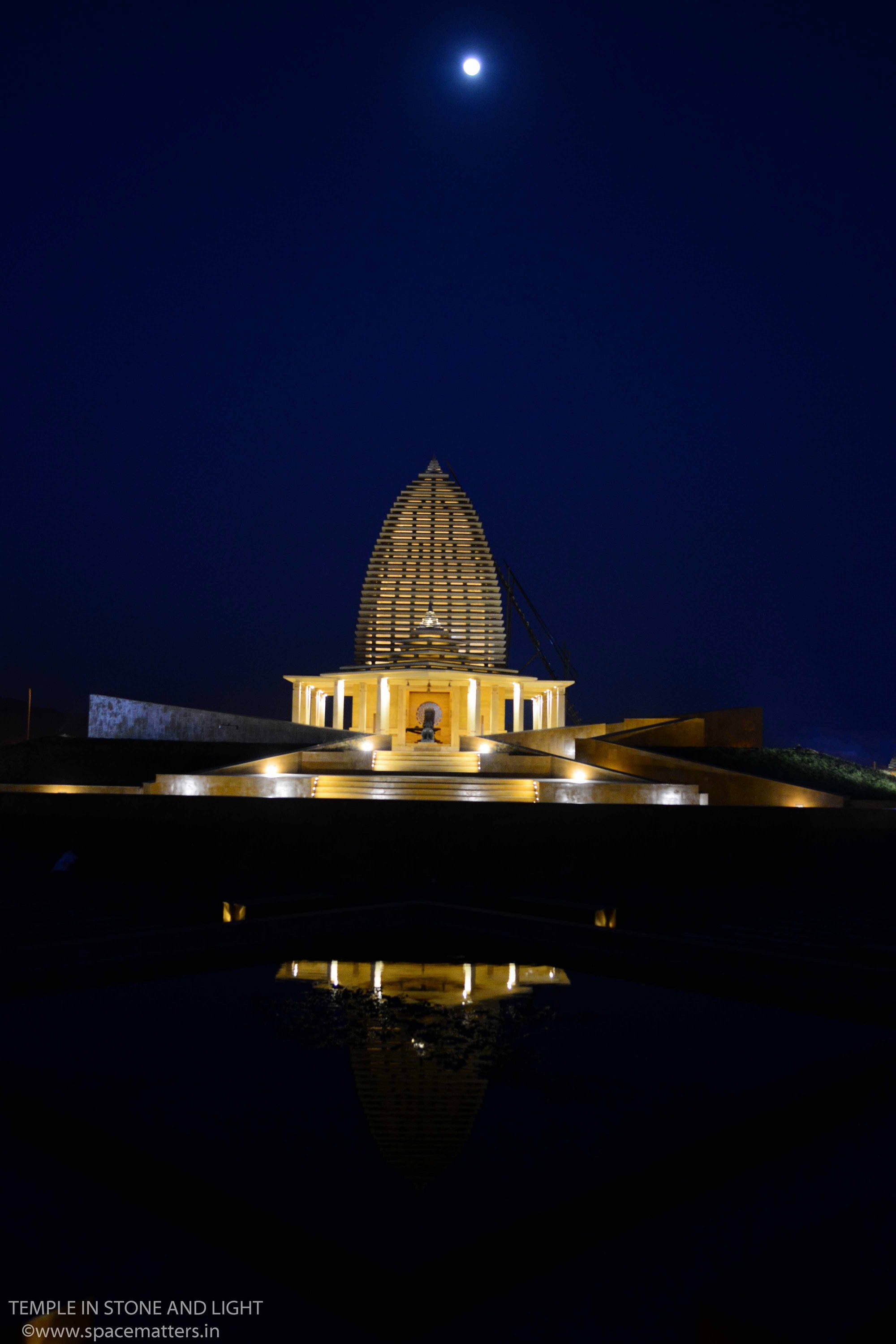 Gallery of Temple in Stone and Light / SpaceMatters - 16