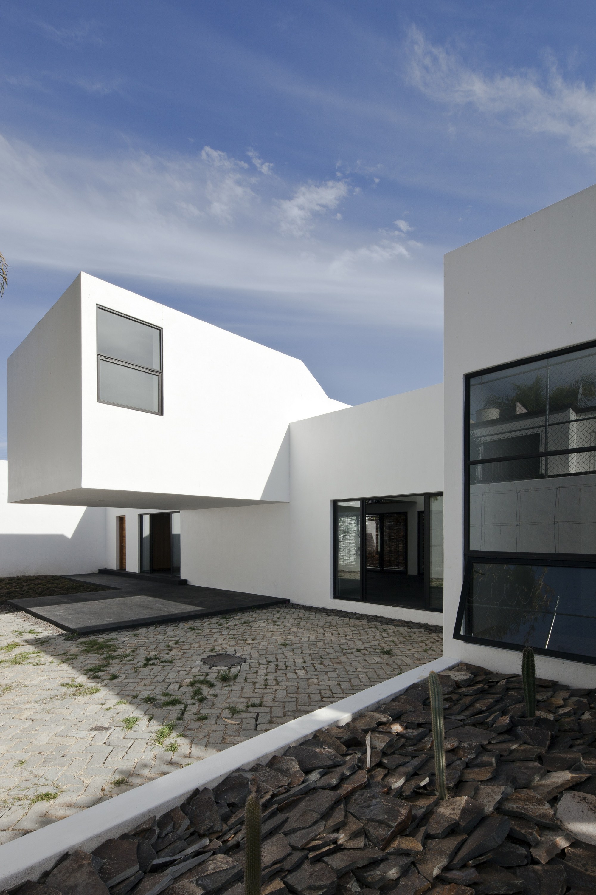 Gallery of Studio House on Chapálico Sea / ARS° Atelier de ...