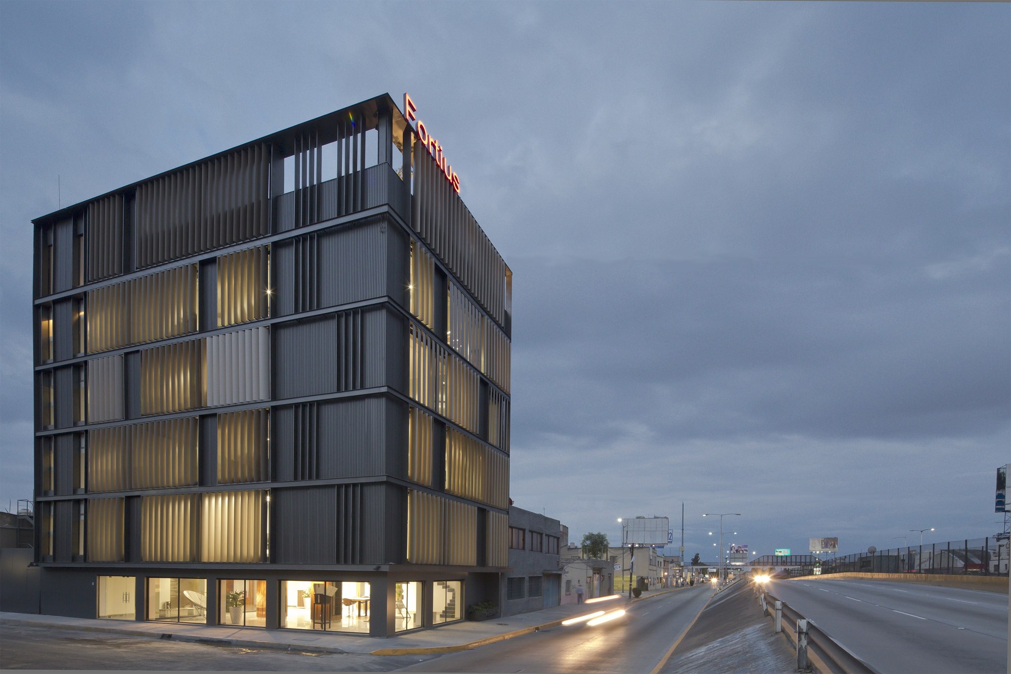 Gallery of Renovation of México Fortius Office Building / ERREqERRE ...