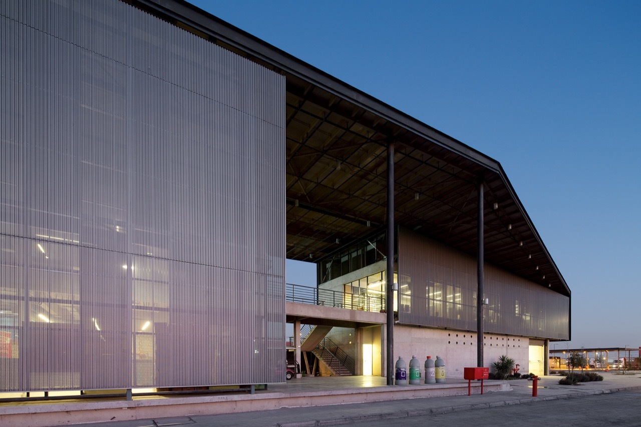 Gallery of Logistics, Sales and Shelter of Expedition Building ...