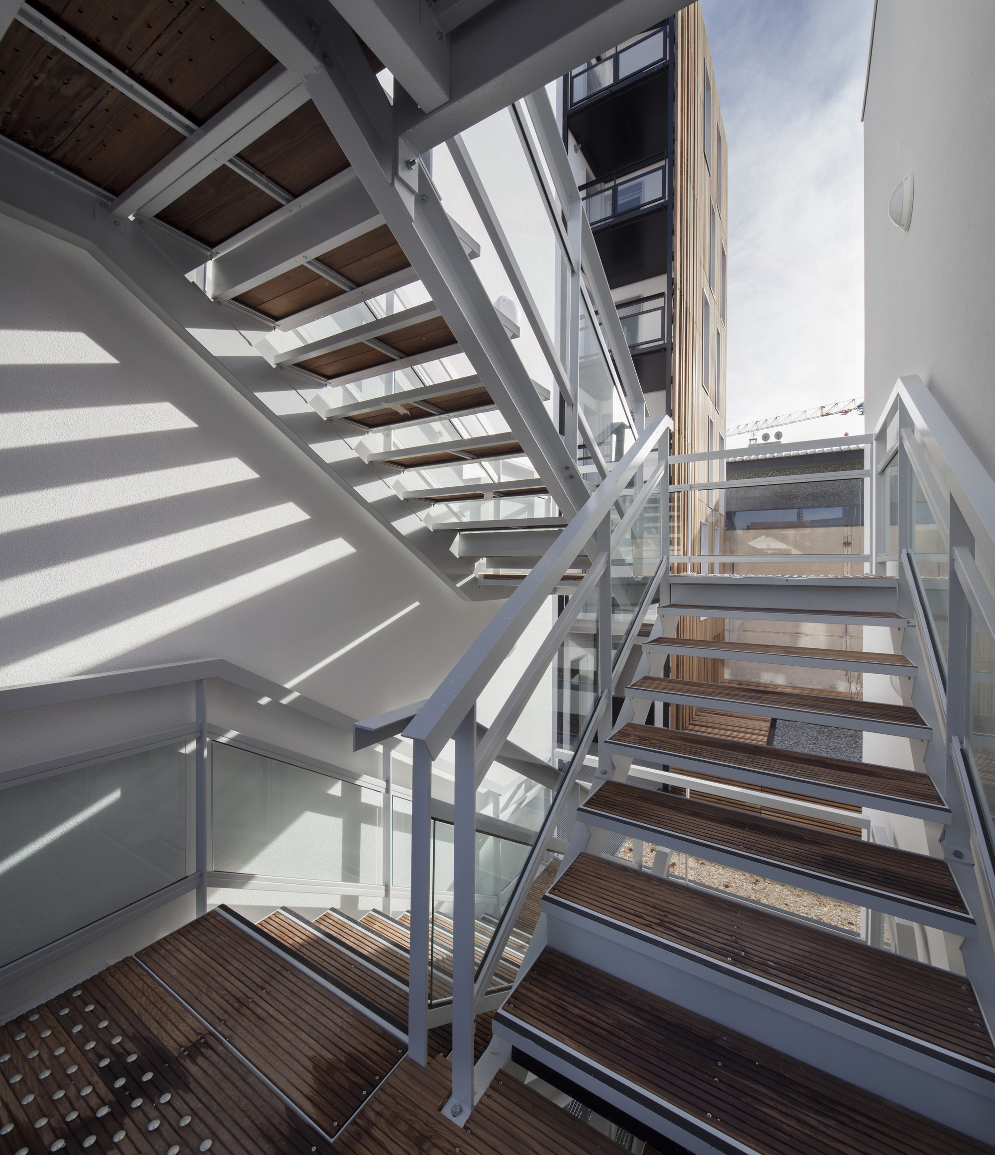 Galería de 16 unidades de vivienda social / Atelier Gemaile Rechak - 11