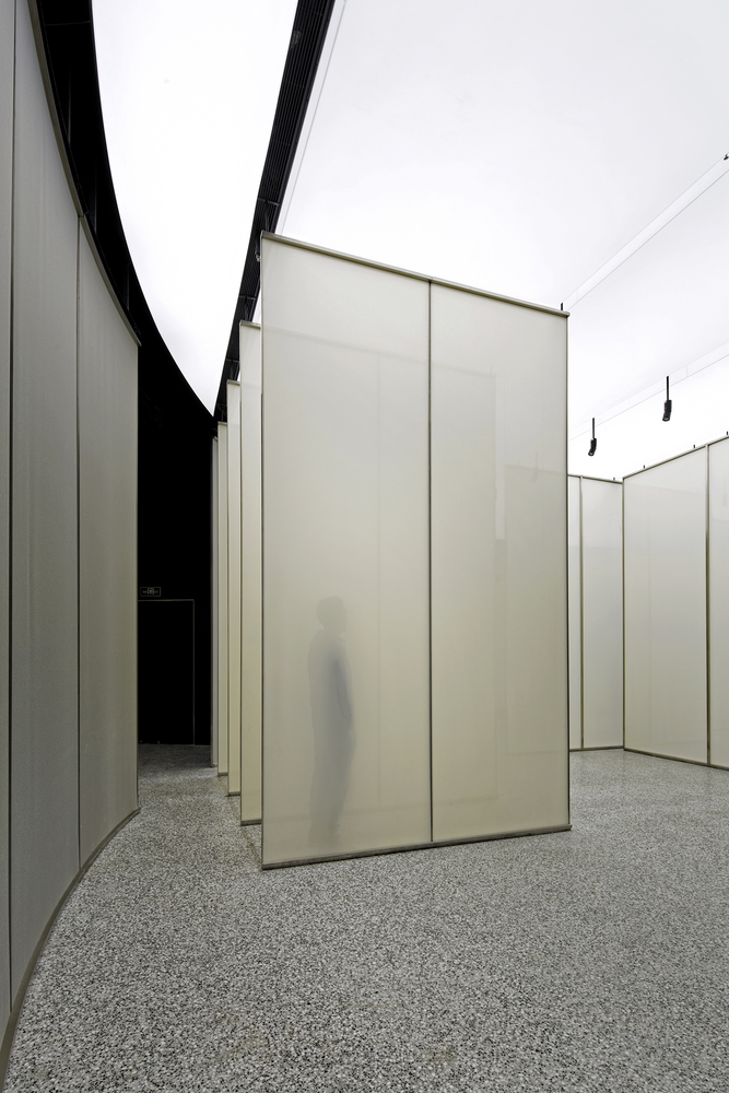 Gallery of Poly ShowRoom / waa - 4