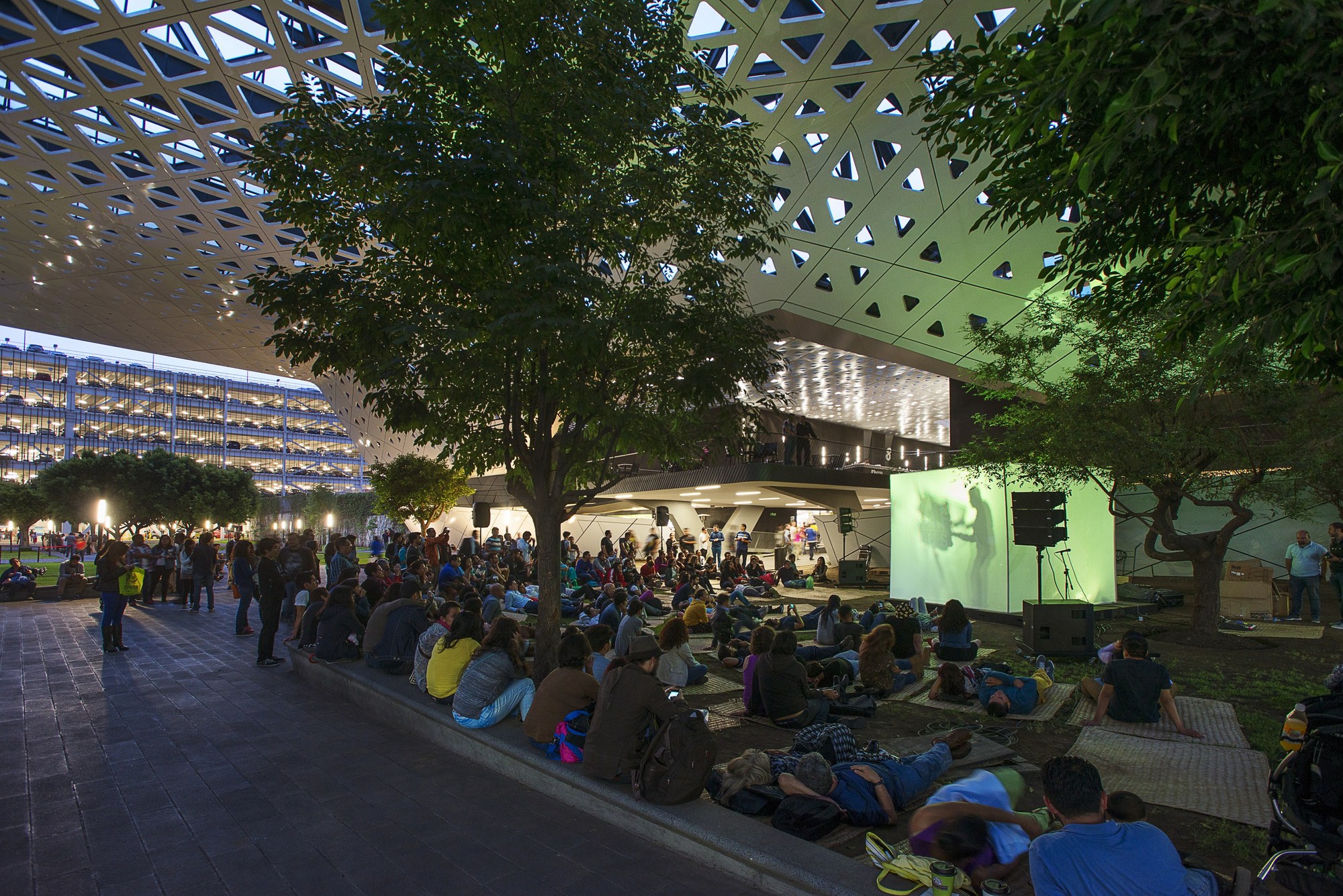 Gallery of Cineteca Nacional Siglo XXI / Rojkind Arquitectos - 16
