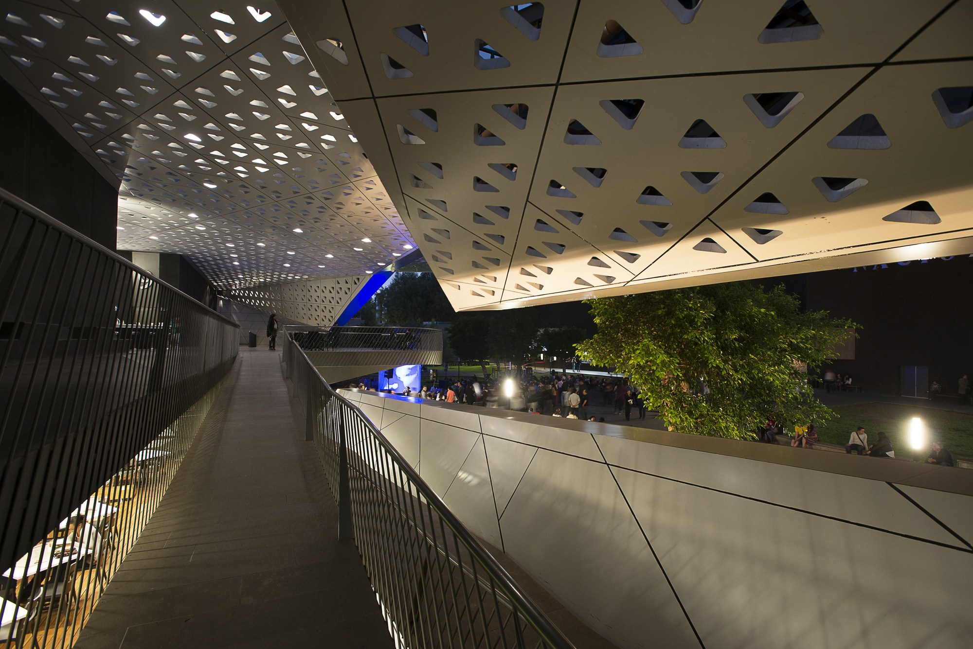 Gallery of Cineteca Nacional Siglo XXI / Rojkind Arquitectos - 14