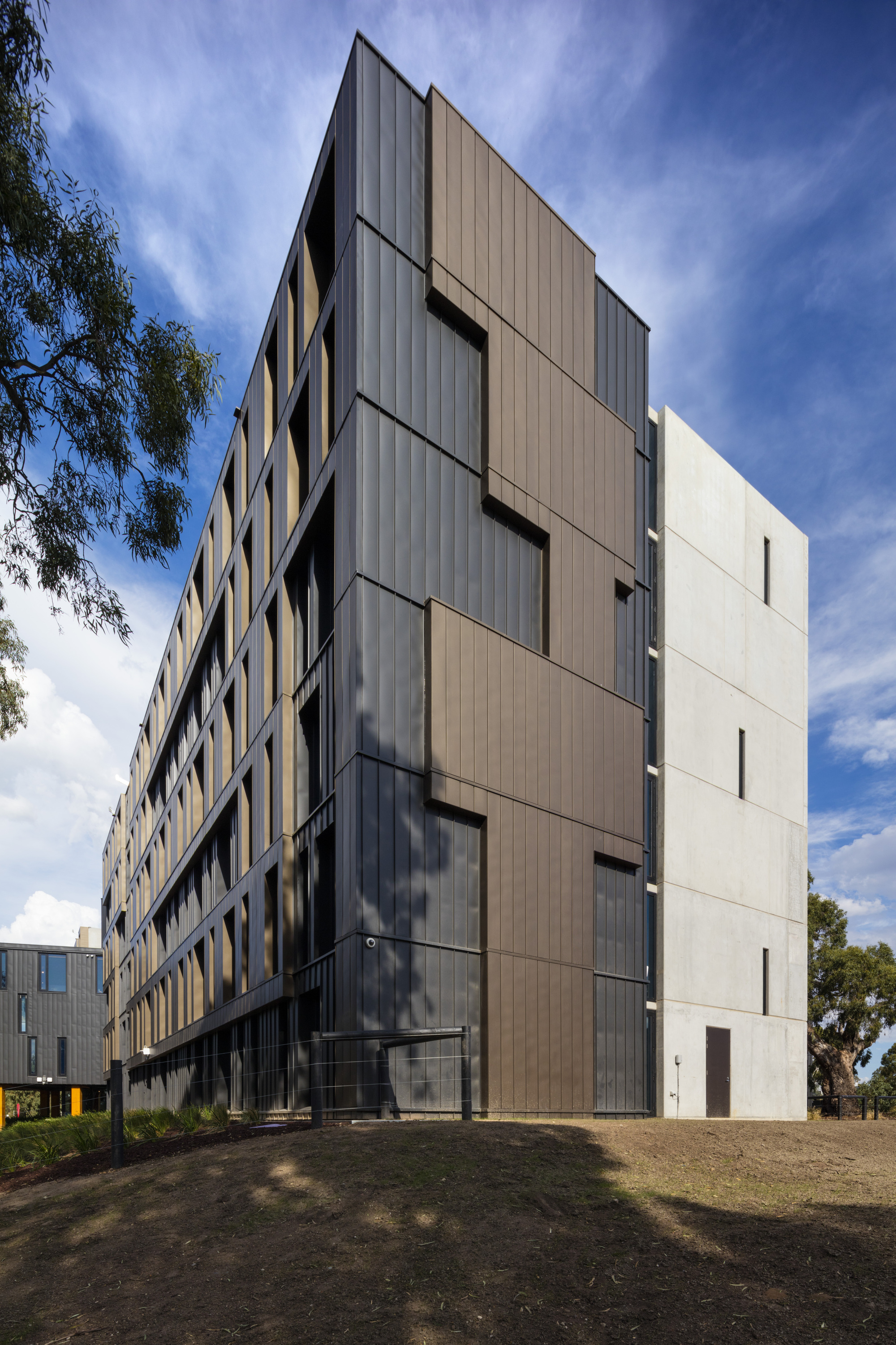 Gallery of RMIT Bundoora West Student Accommodation / RMA - 23