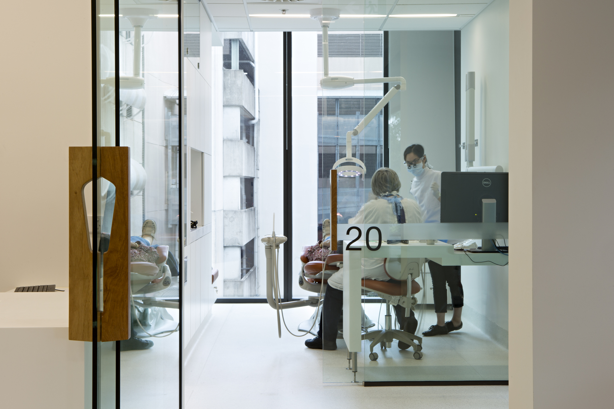 Gallery of The University of Queensland Oral Health Centre / Cox Rayner ...