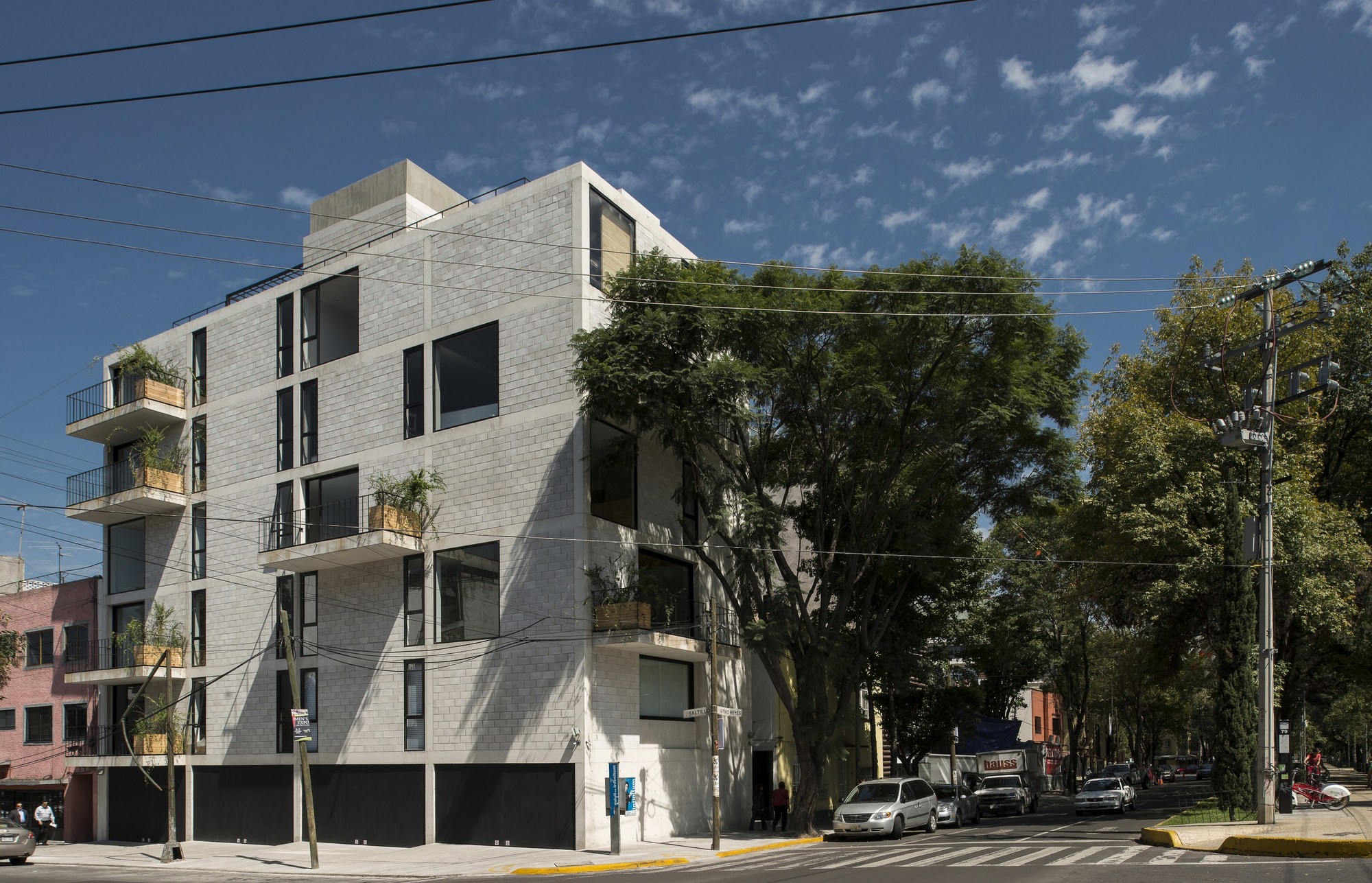 Edifício Alfonso Reyes 200 / AMBROSI I ETCHEGARAY | ArchDaily Brasil