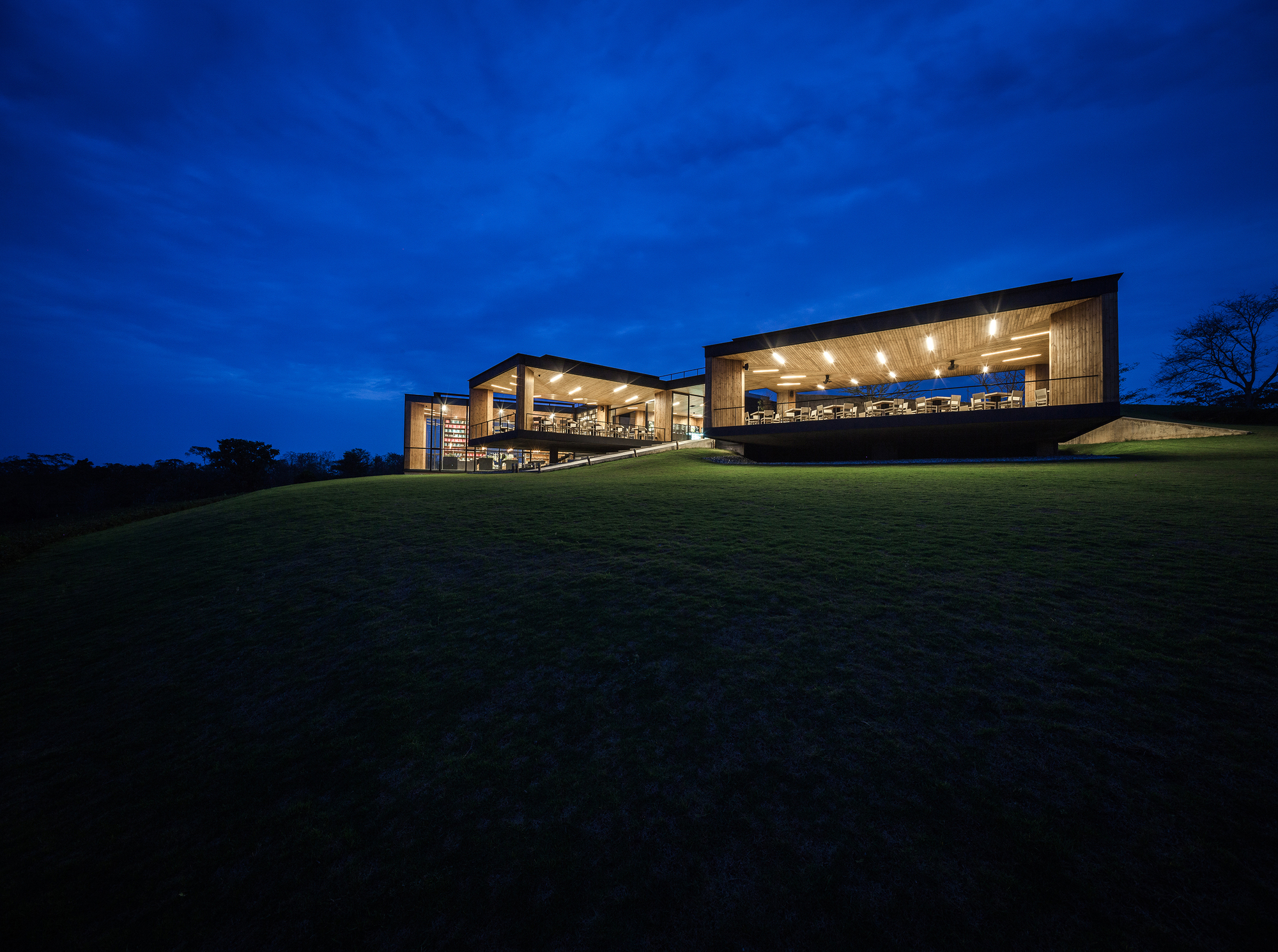 Gallery of Choui Fong Tea Cafe / IDIN Architects - 9