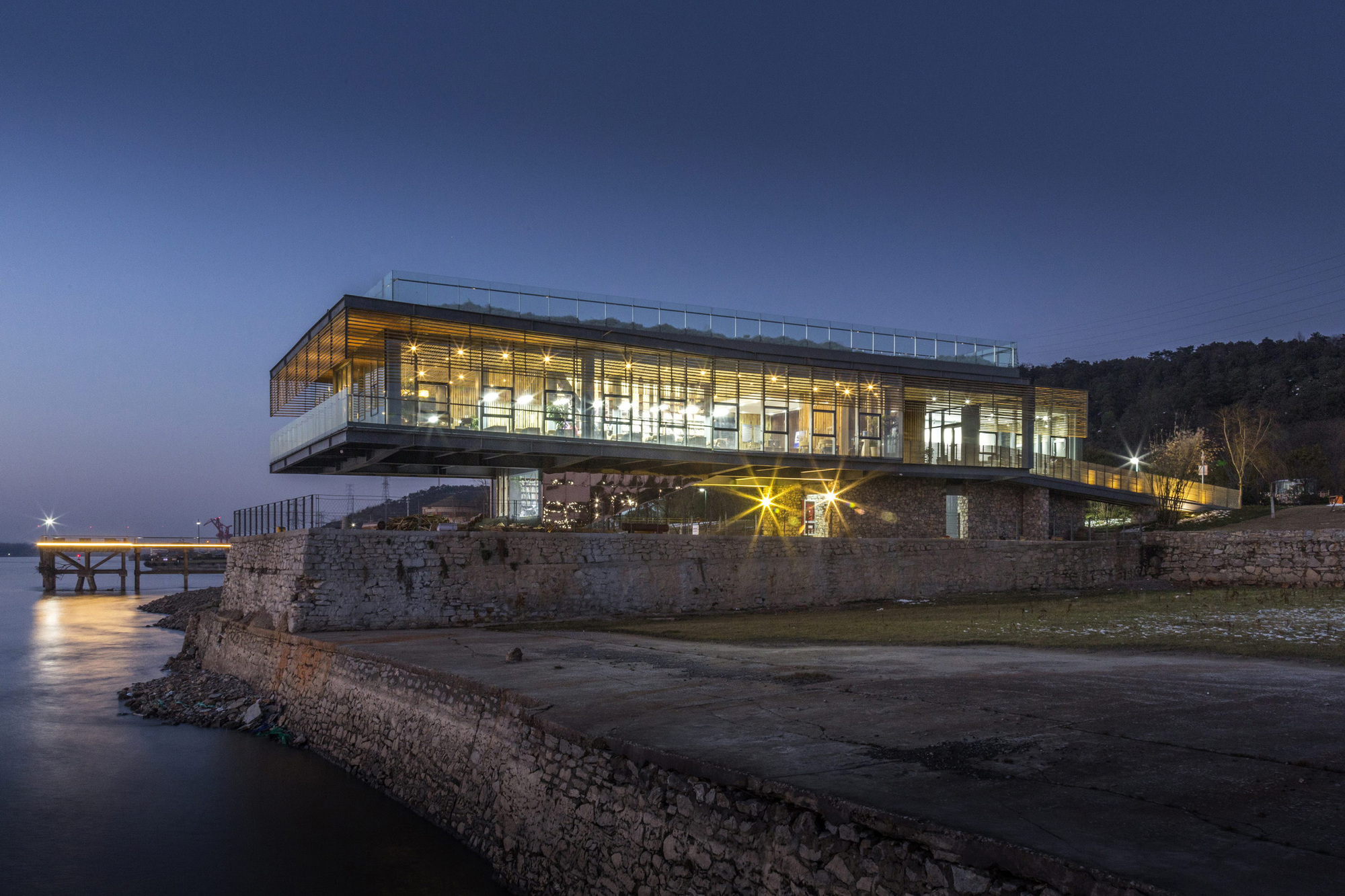 Gallery of Library on the Quay / ATA studio - 11