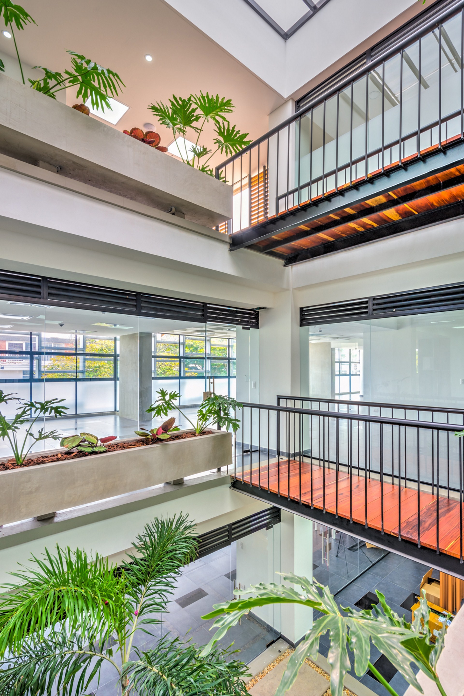 Gallery of Spectra Building / Espacio Colectivo Arquitectos - 5