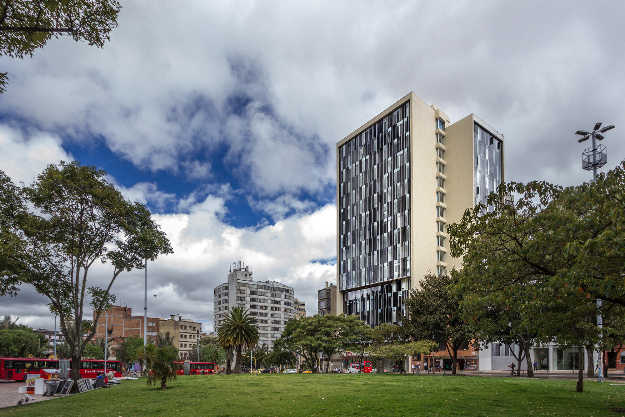 Galería de Torre Bicentenario / Entorno AID + CMS+GMP - 22