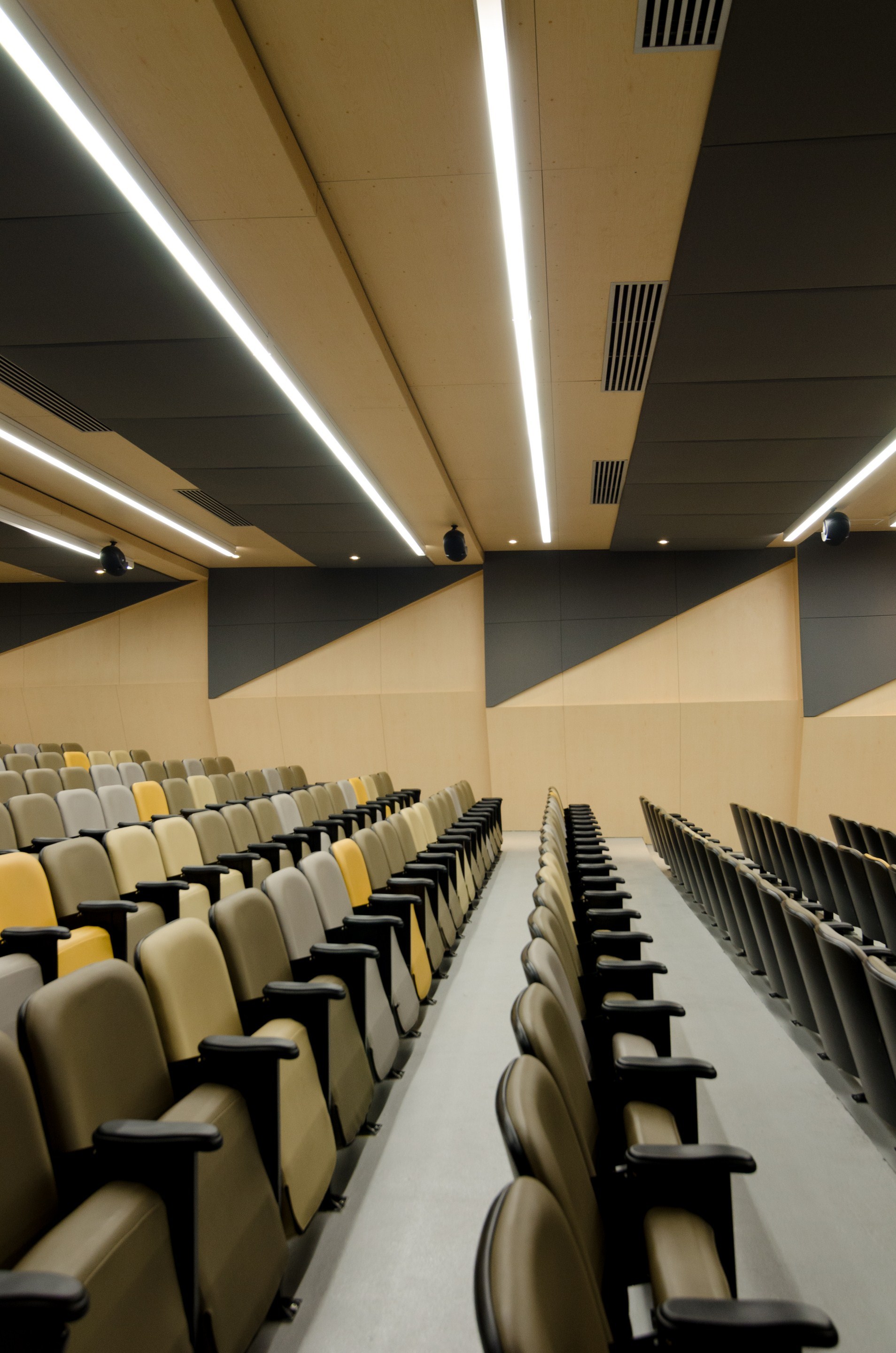 Galería de Museo Casa de la Memoria / Juan David Botero - 4