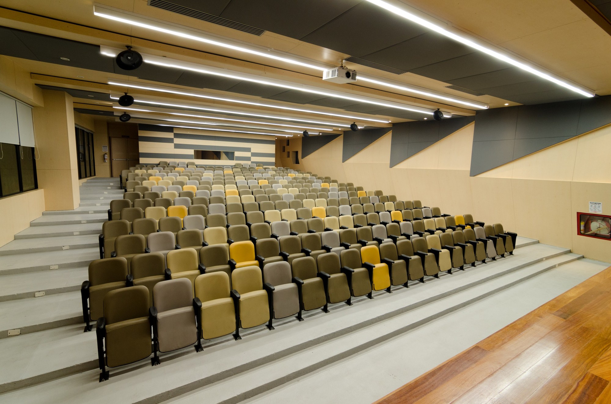 Gallery of Casa de la Memoria Museum / Juan David Botero - 8