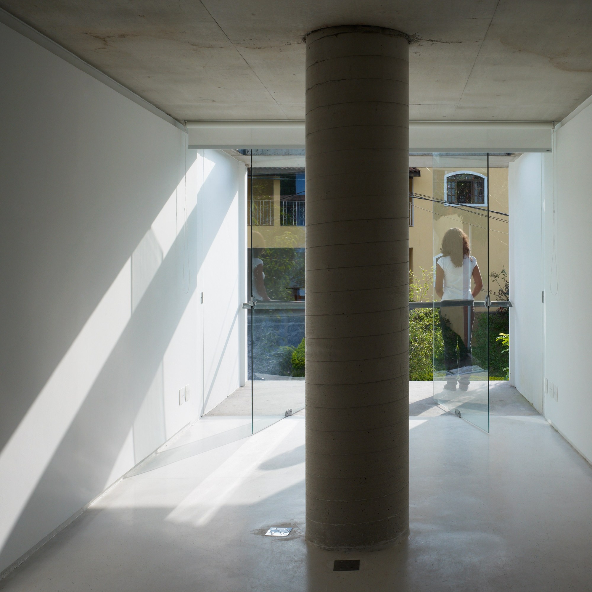 Galeria de Casa Carapicuíba / Angelo Bucci + Alvaro Puntoni - 23